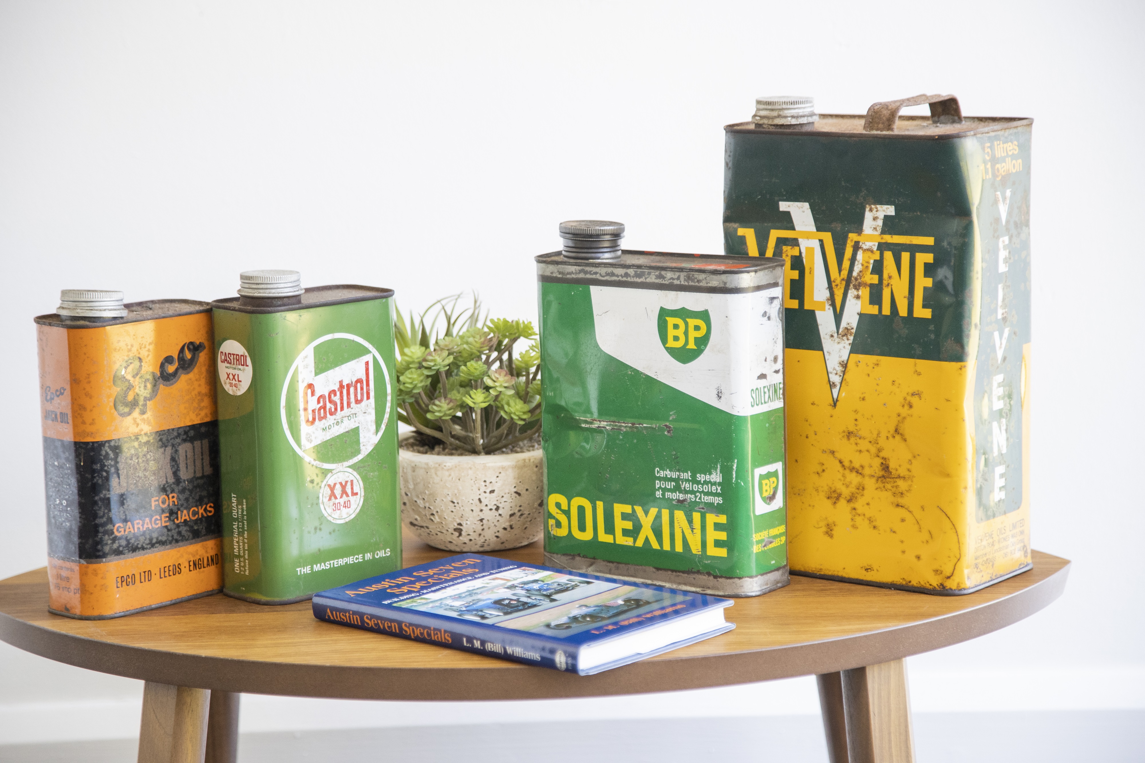 Lot 1 - A collection of four mixed oil cans