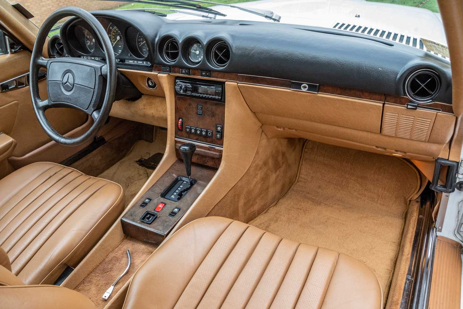 Lot 52 - 1987 Mercedes-Benz 560 SL