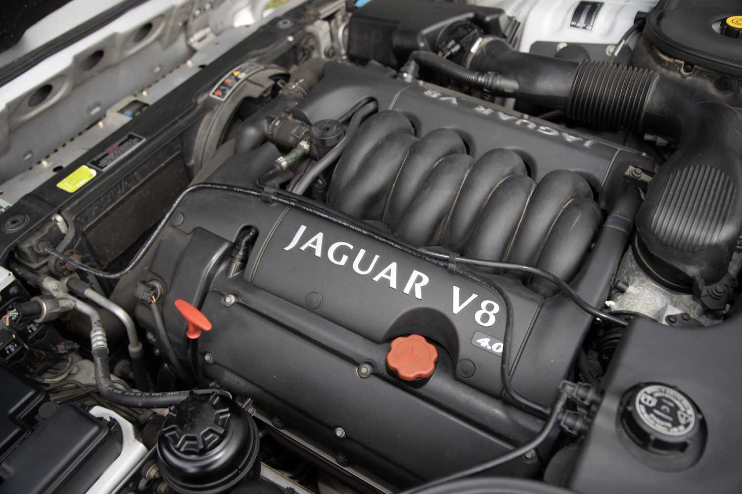 Lot 88 - 2002 Jaguar XJ8 4.0