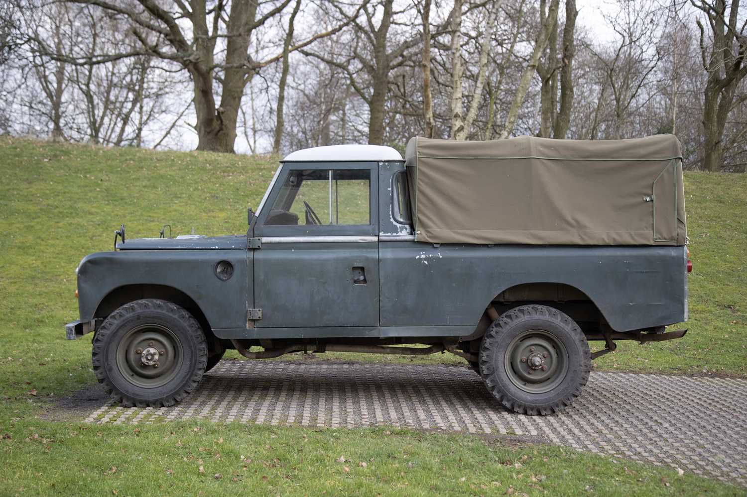 Lot 95 - 1972 Land Rover 109 Series III