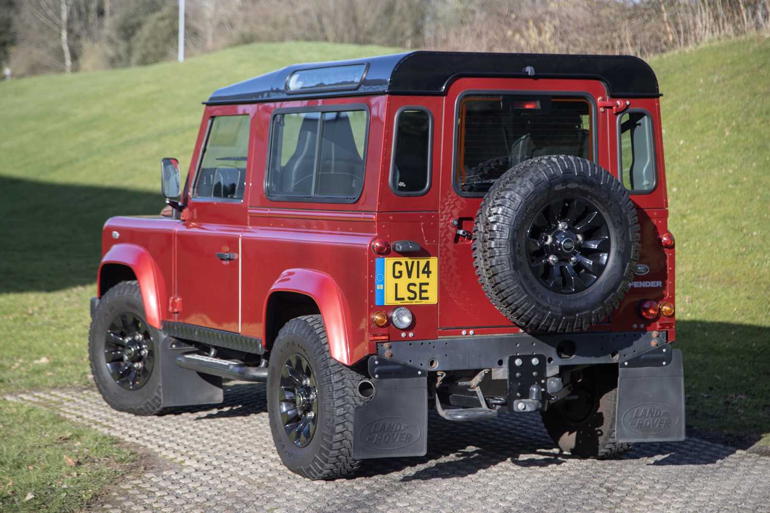 Lot 14 - 2014 Land Rover Defender 90 XS TD