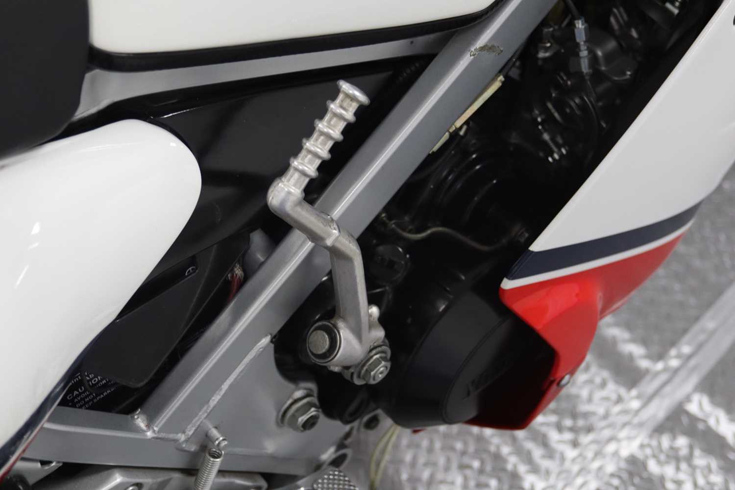 Lot 44 - 1985 Yamaha RD500LC