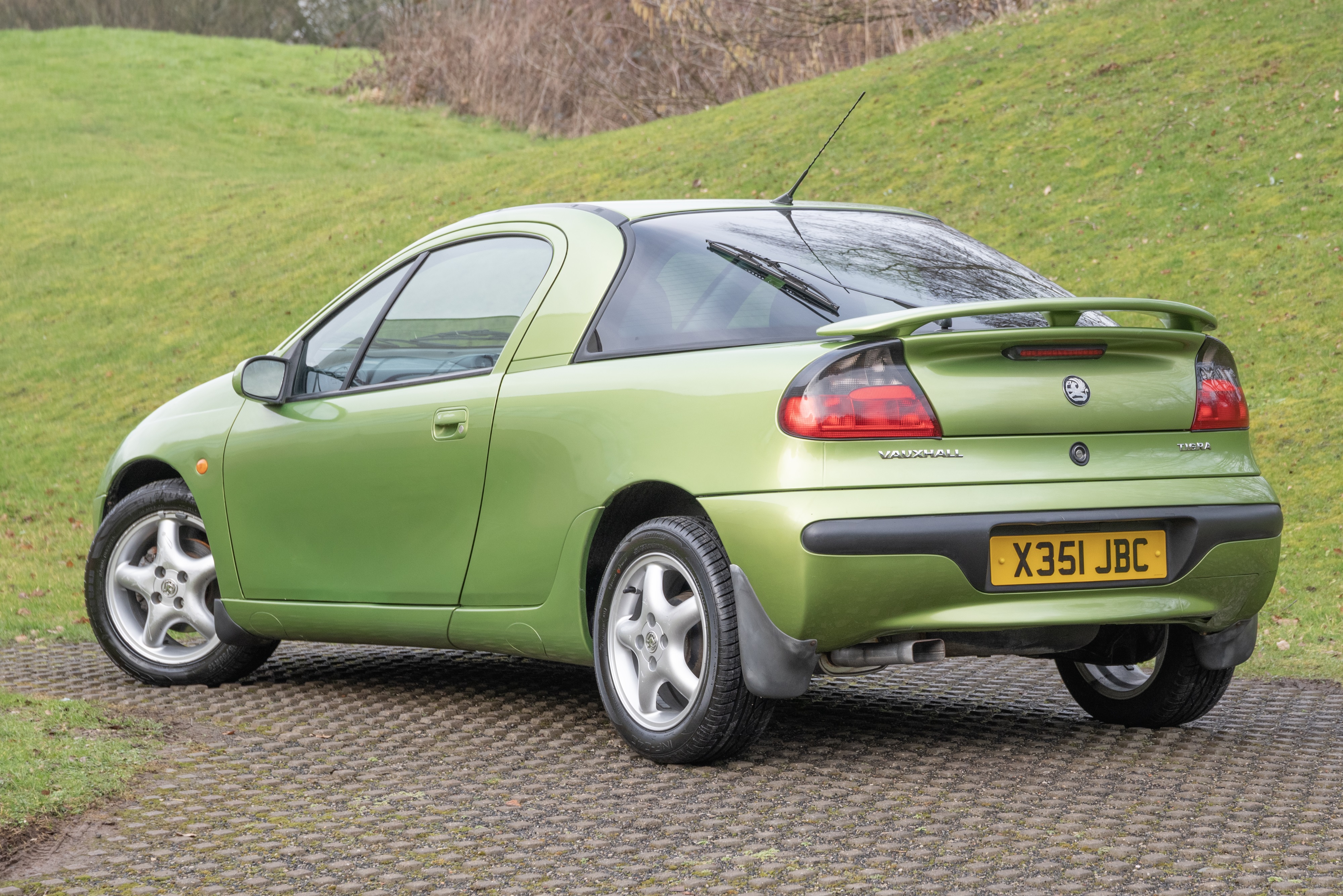 Lot 6 - 2000 Vauxhall Tigra 1.6