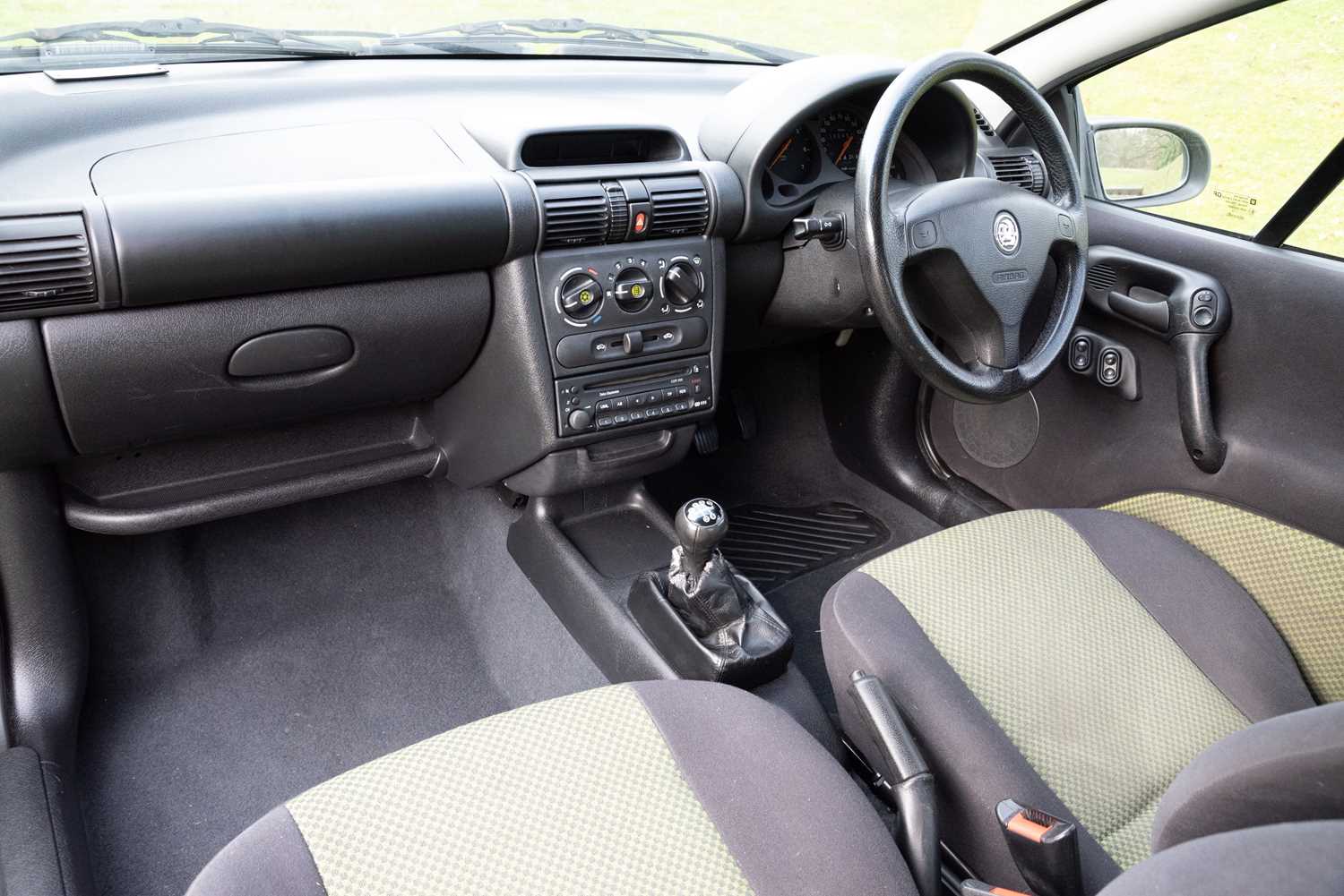 Lot 6 - 2000 Vauxhall Tigra 1.6