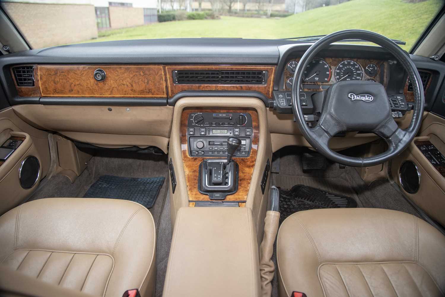 Lot 16 - 1989 Daimler Sovereign 4.0