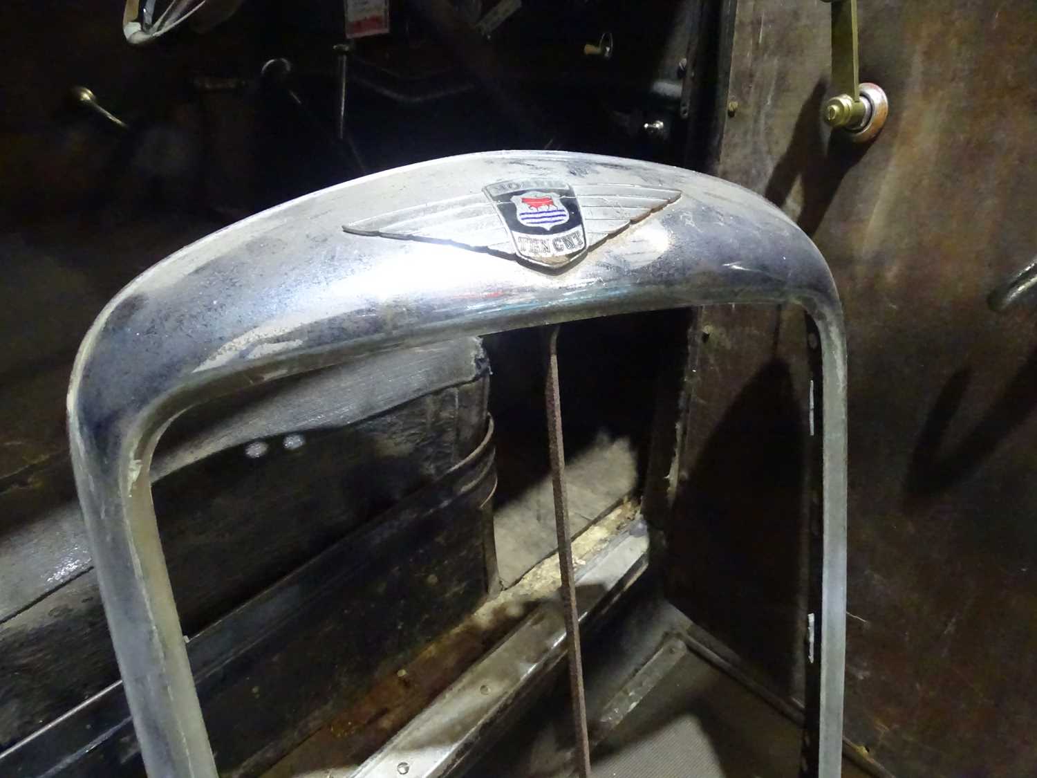 Lot 11 - Morris radiator surround with badge for 10cwt