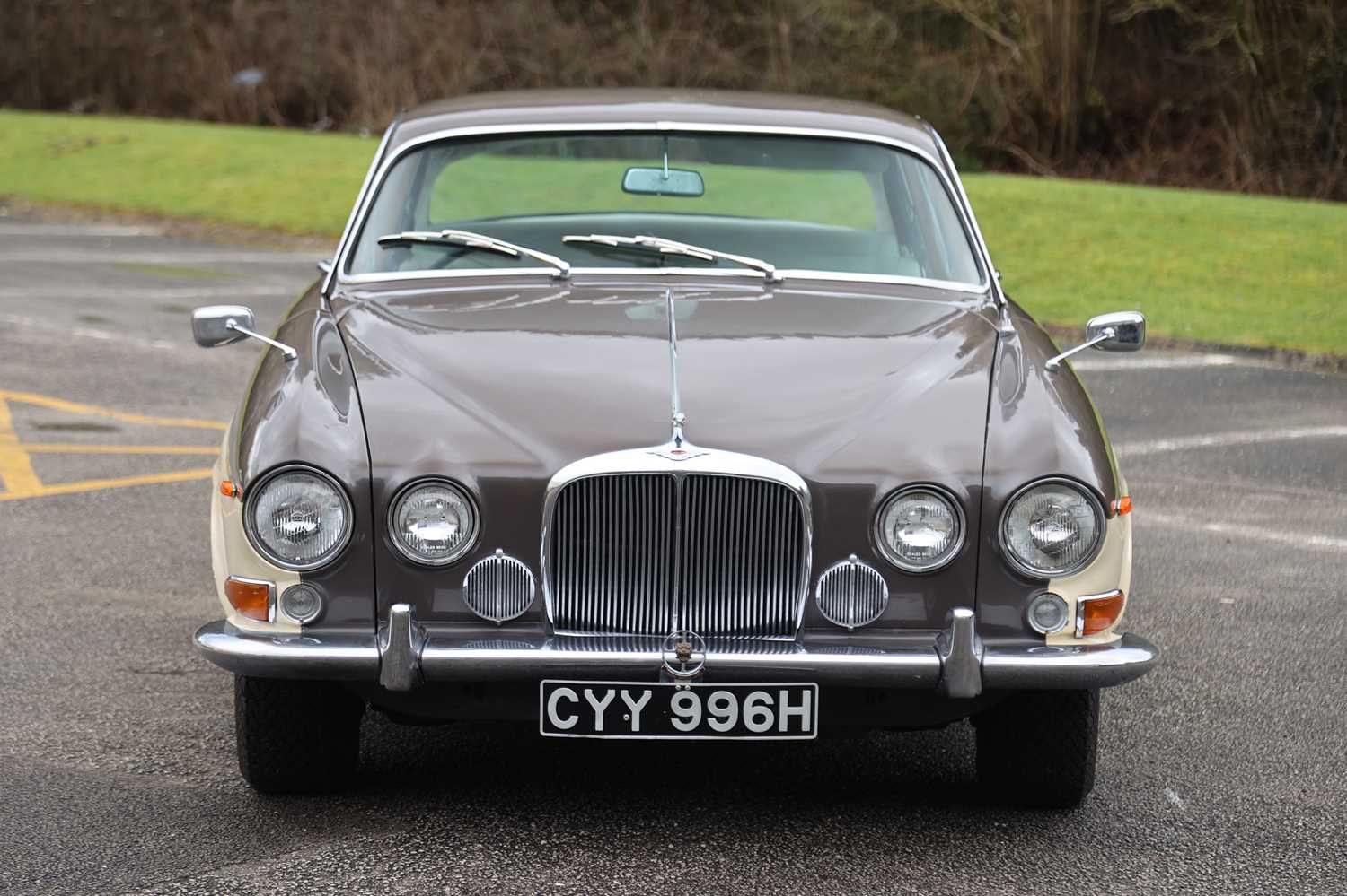 Lot 71 - 1970 Jaguar 420G
