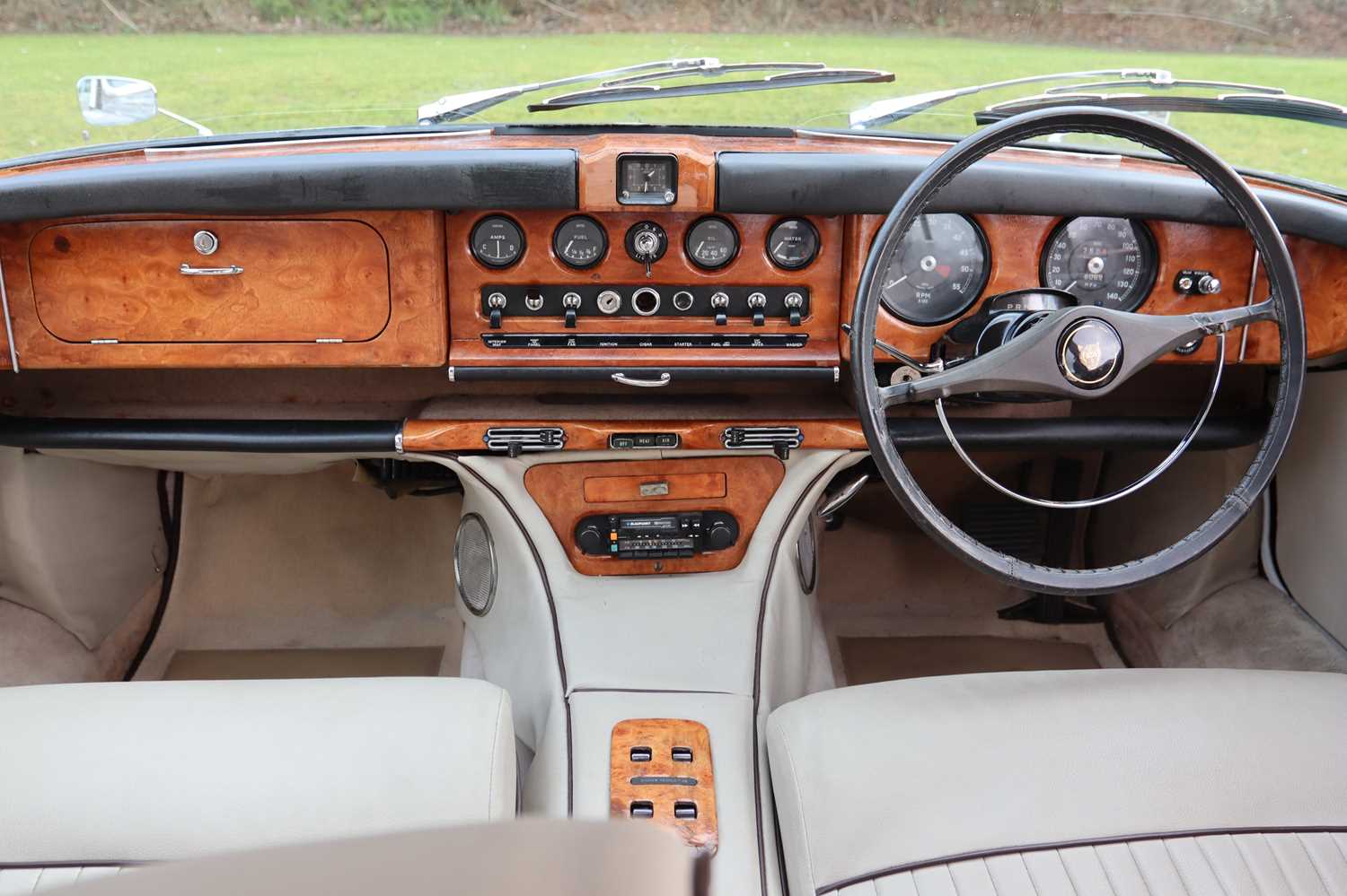 Lot 71 - 1970 Jaguar 420G