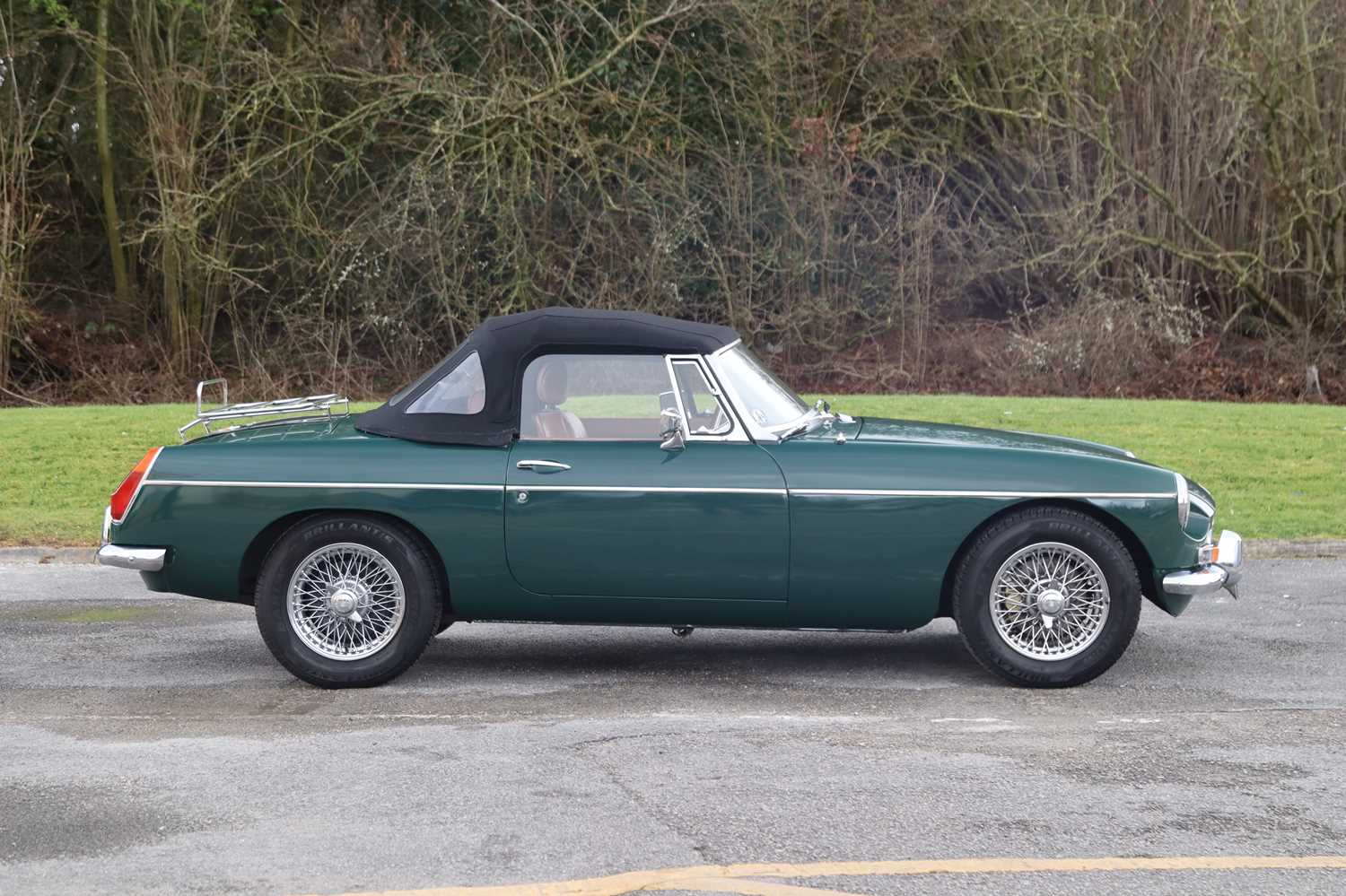 Lot 87 - 1971 MG B Roadster
