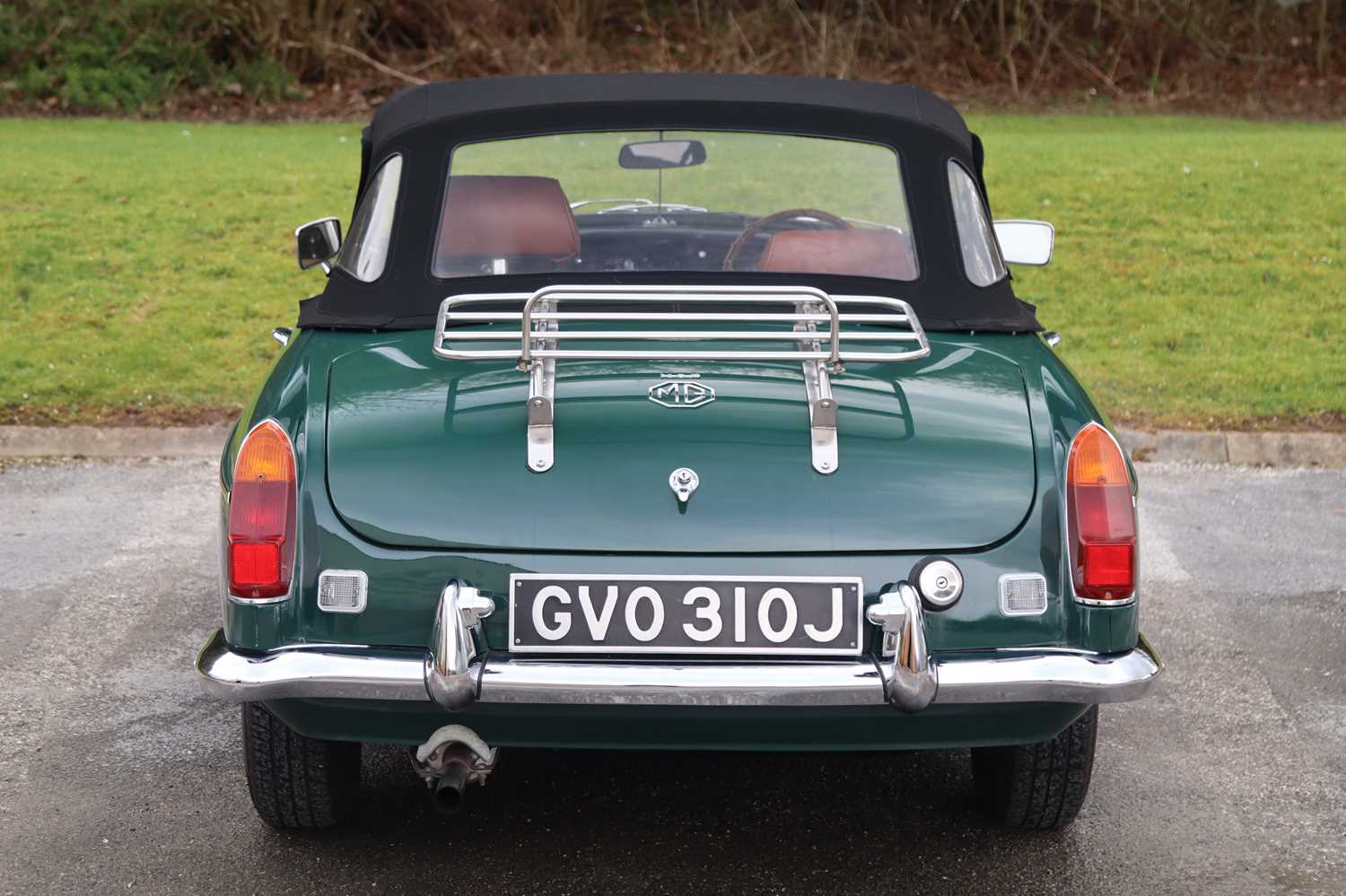 Lot 87 - 1971 MG B Roadster
