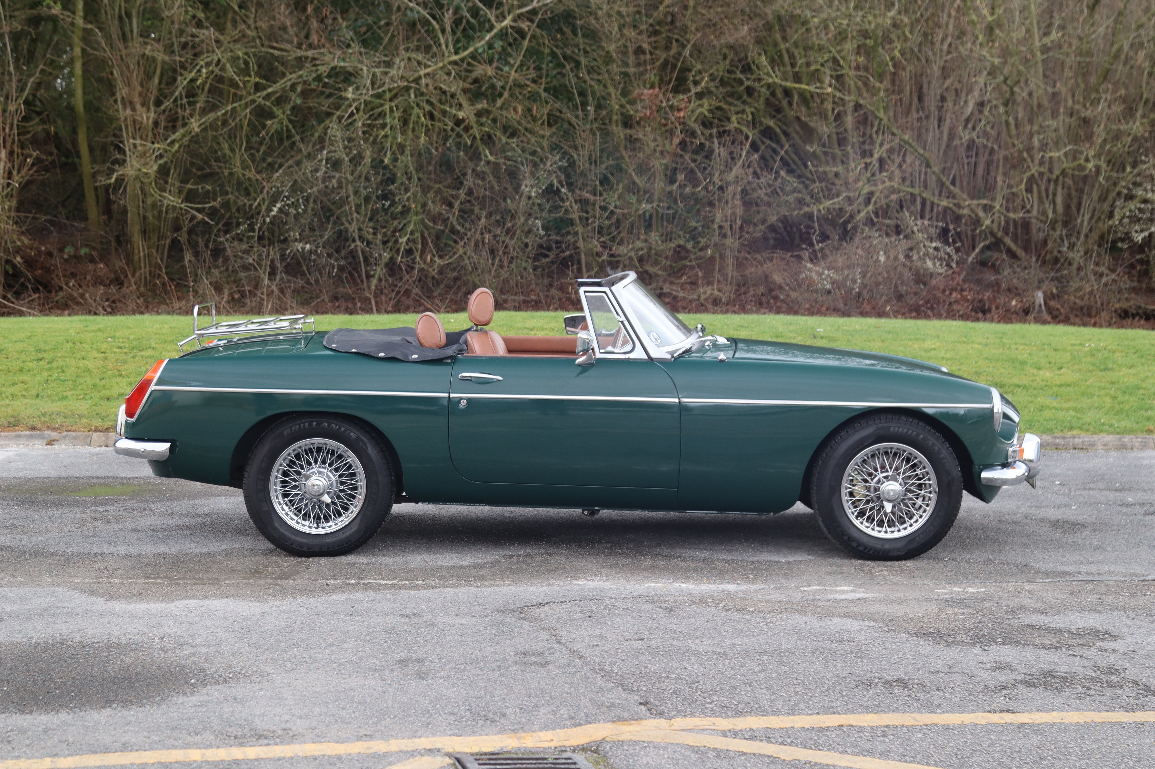 Lot 87 - 1971 MG B Roadster