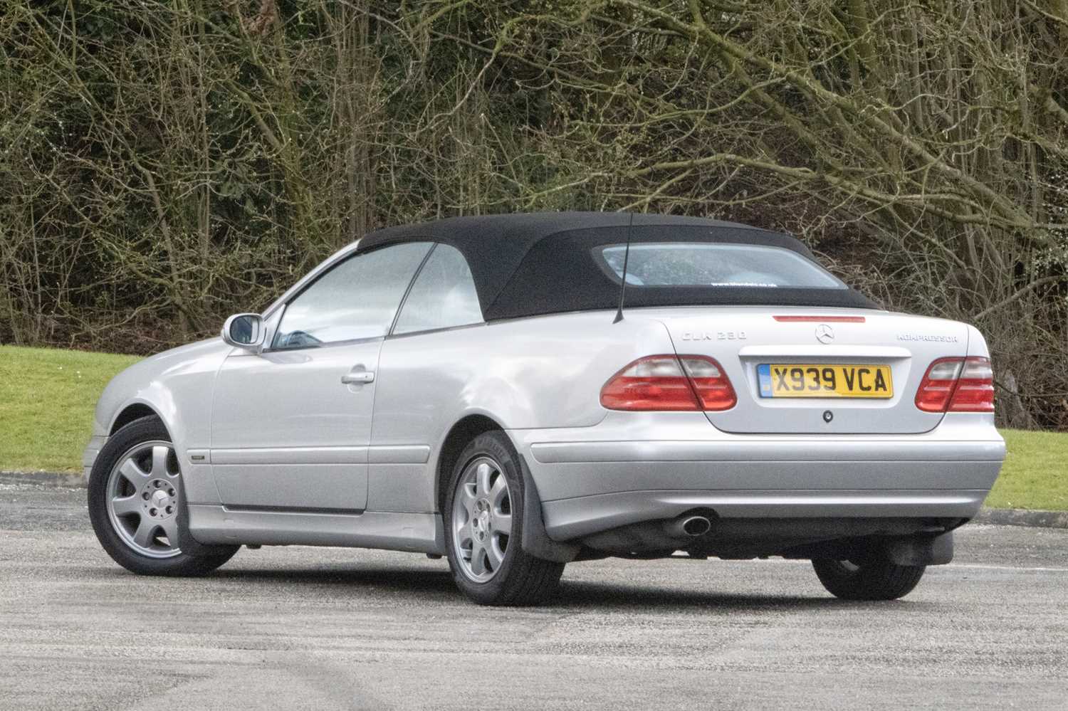 Lot 43 - 2000 Mercedes-Benz CLK 230 Avantgarde