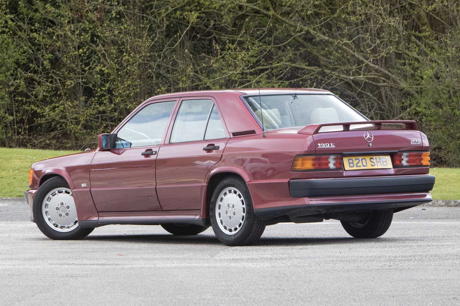 Lot 102 - 1990 Mercedes-Benz 190 E 2.6