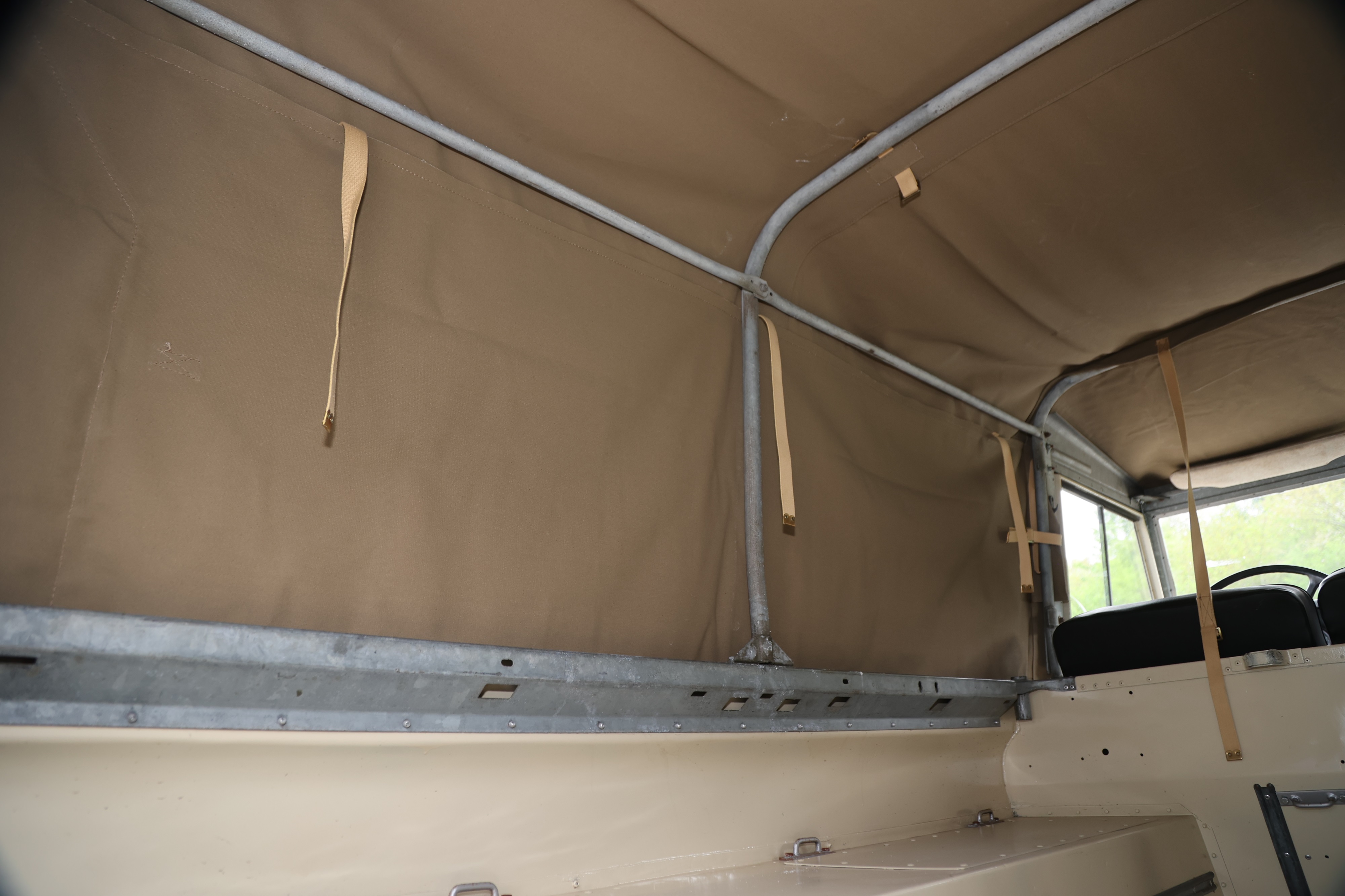 Lot 100 - 1978 Land Rover 109 Series III