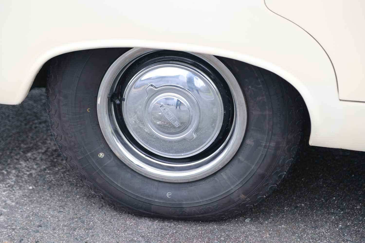 Lot 115 - 1970 Jaguar 420G