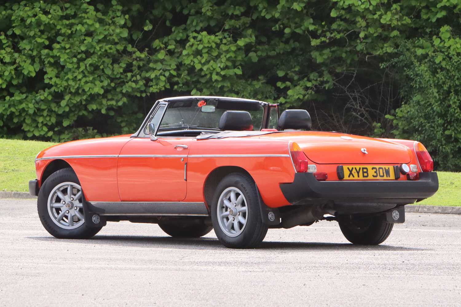 Lot 124 - 1981 MG B Roadster