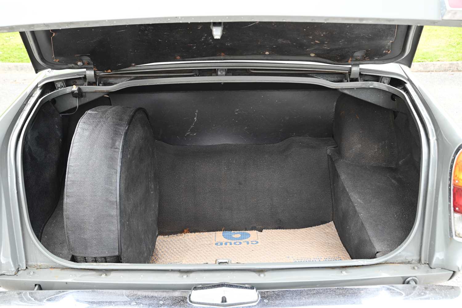 Lot 36 - 1966 Rover P6 2000