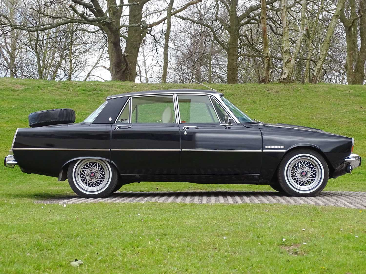 Lot 105 - 1972 Rover P6 3500 S