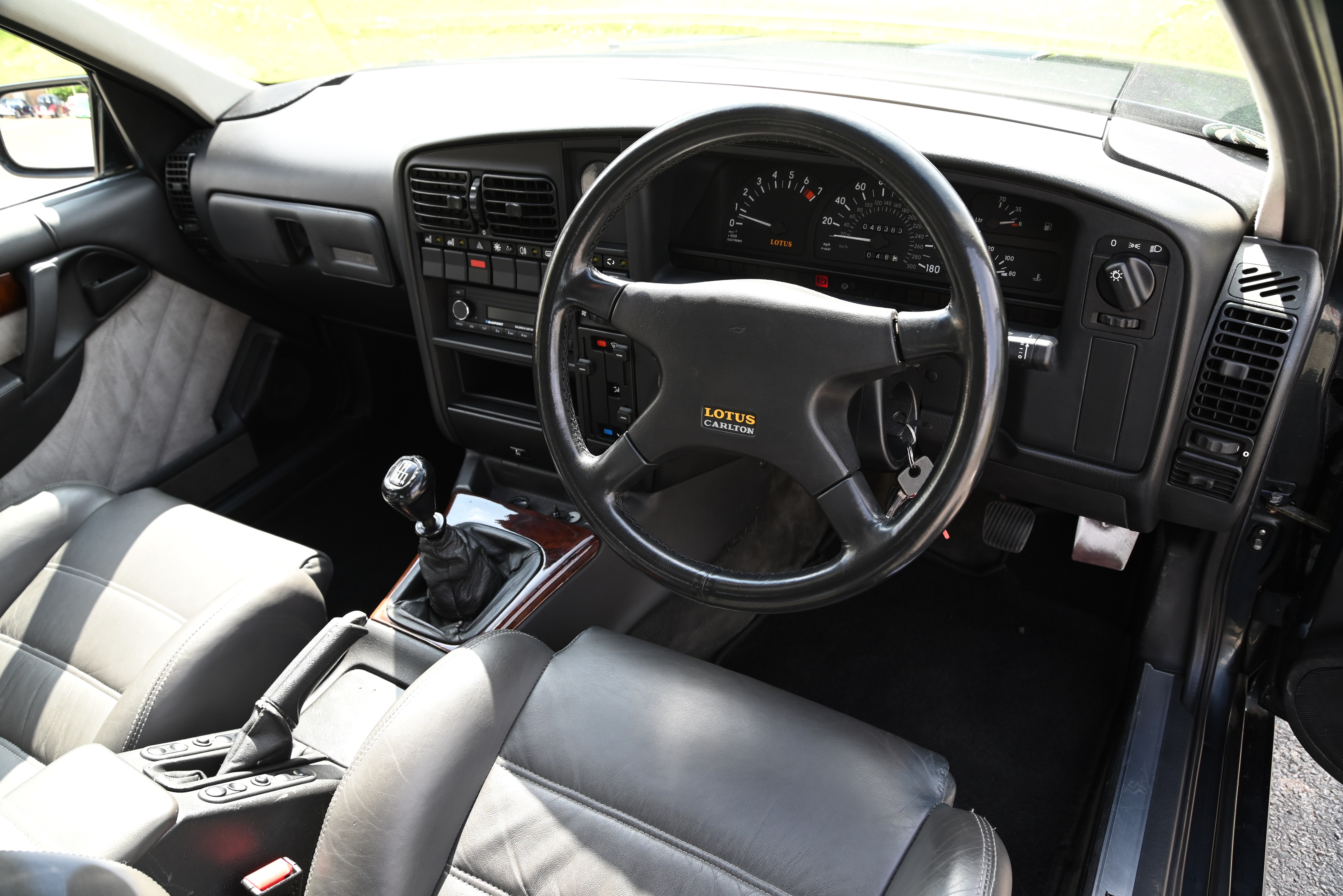 Lot 61 - 1993 Vauxhall Lotus Carlton