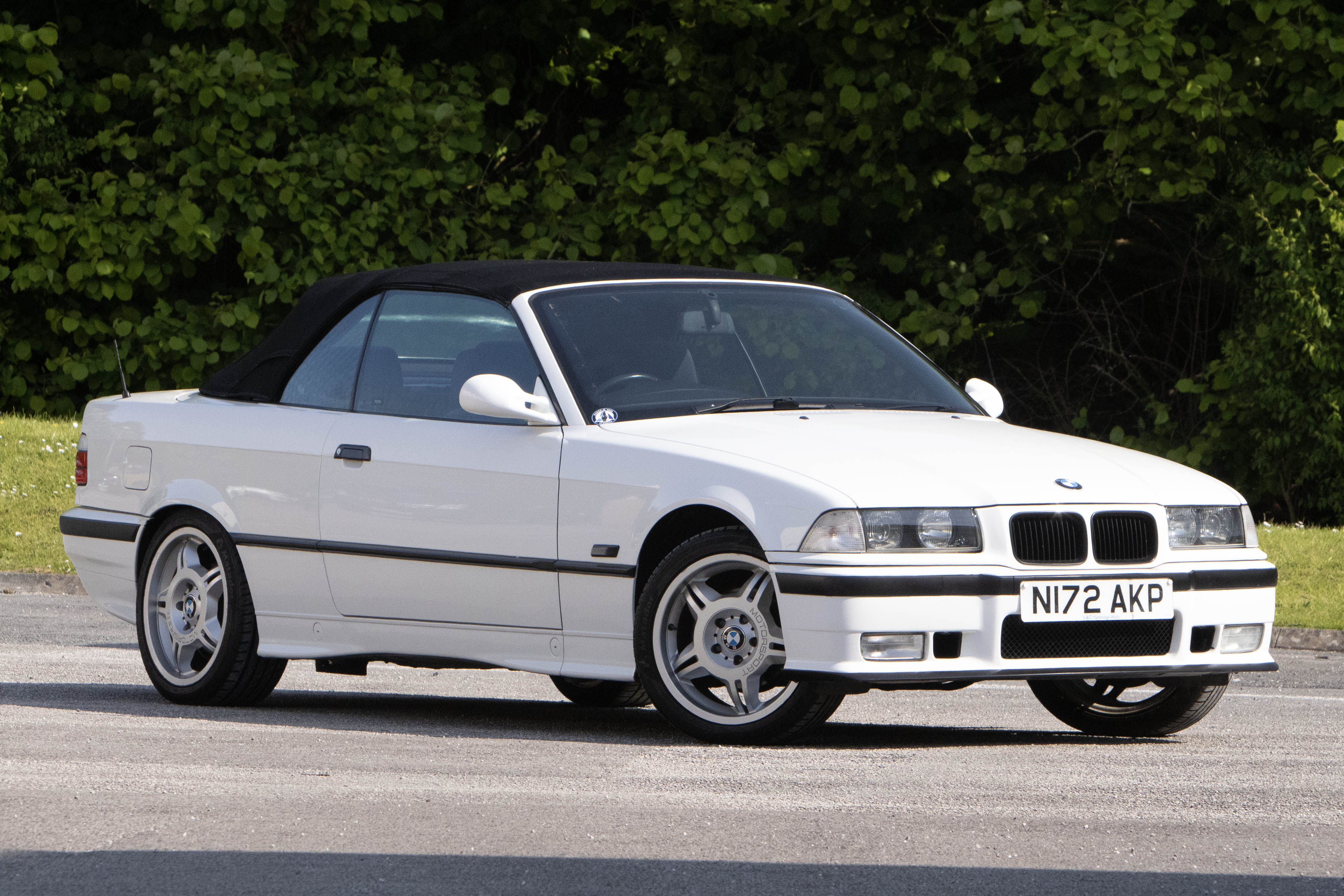 Lot 32 - 1996 BMW 328i Convertible