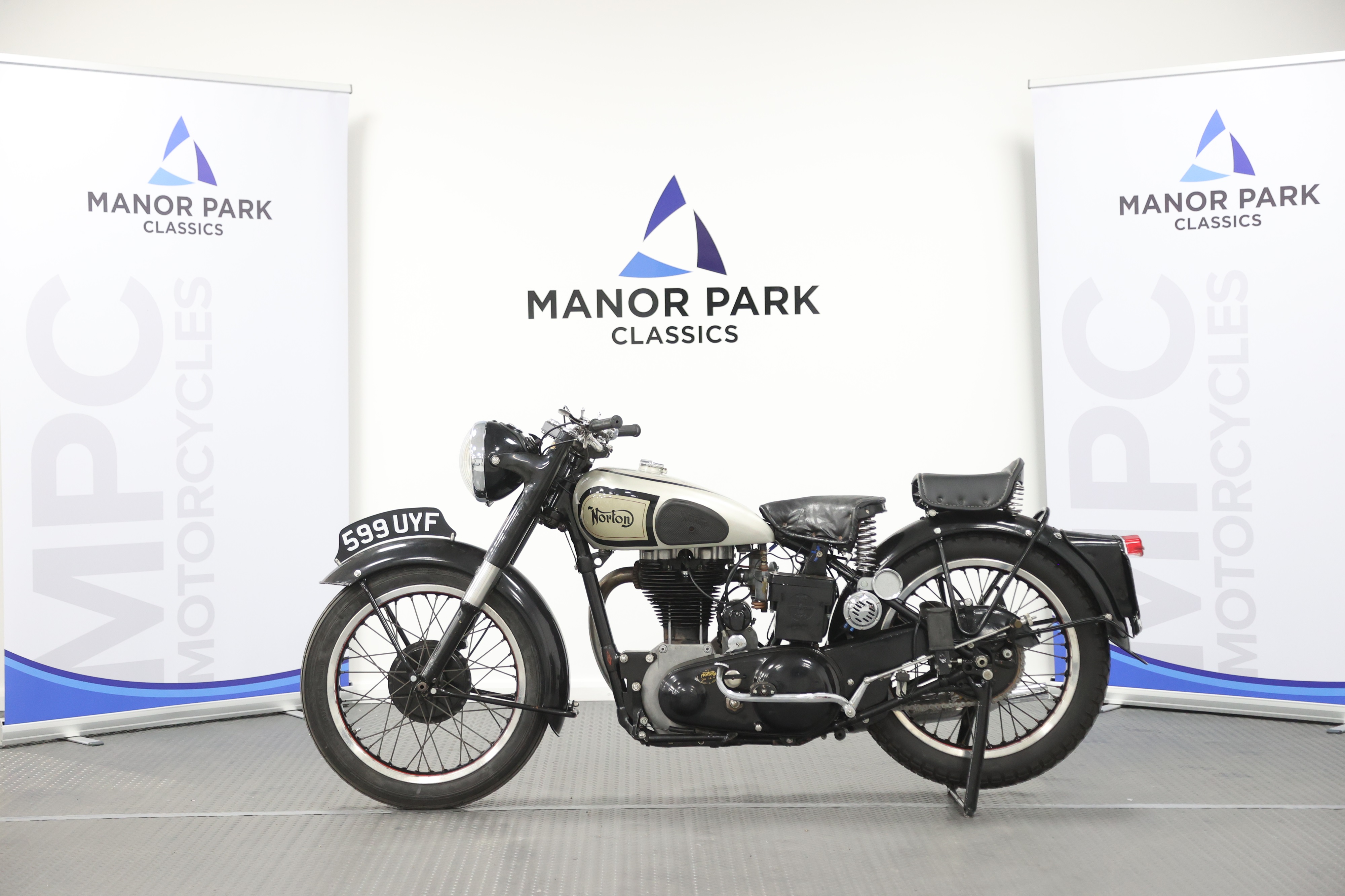 Lot 4 - 1948 Norton Model 18