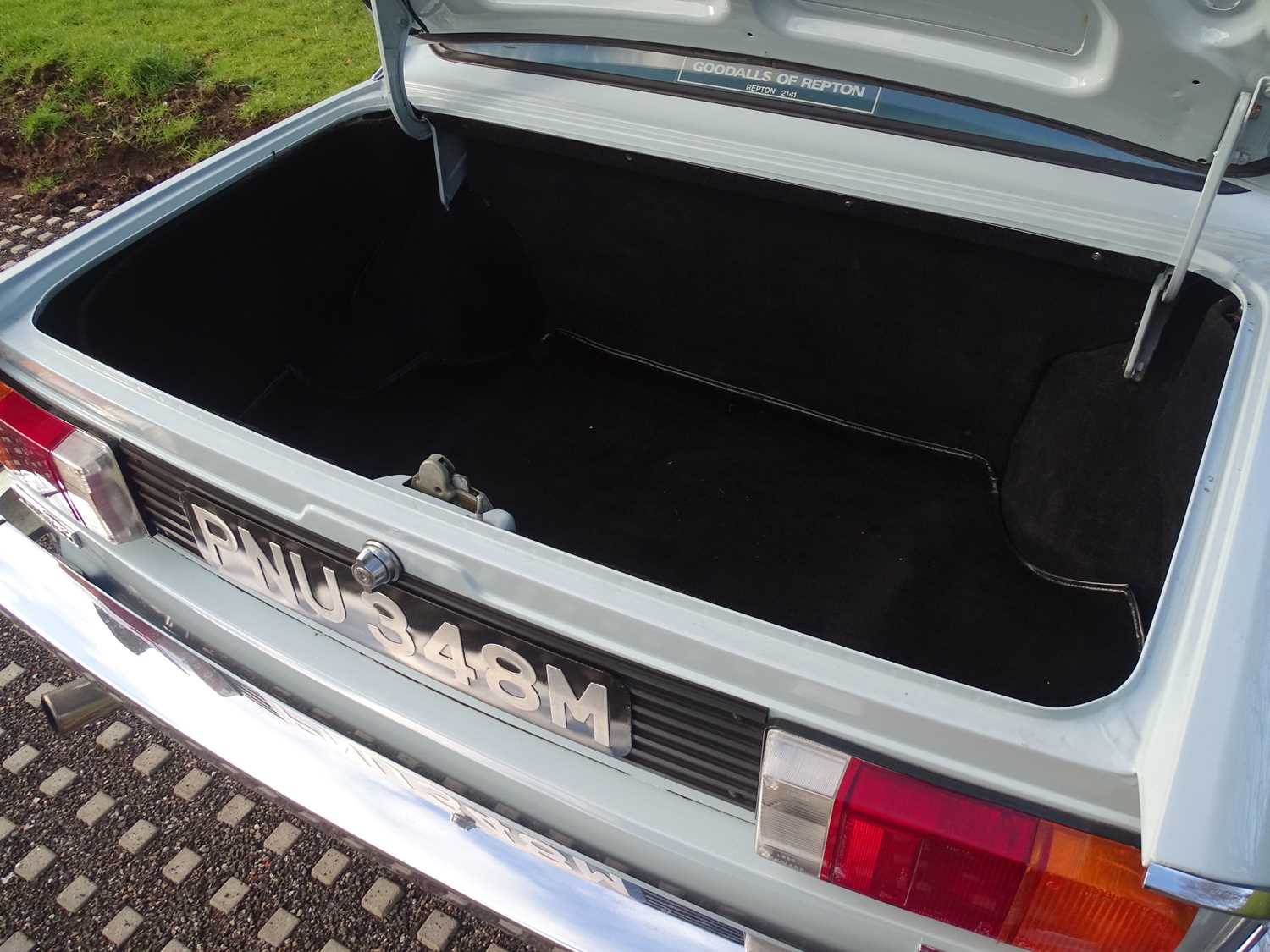 Lot 121 - 1973 Triumph 2500 Pi MK2