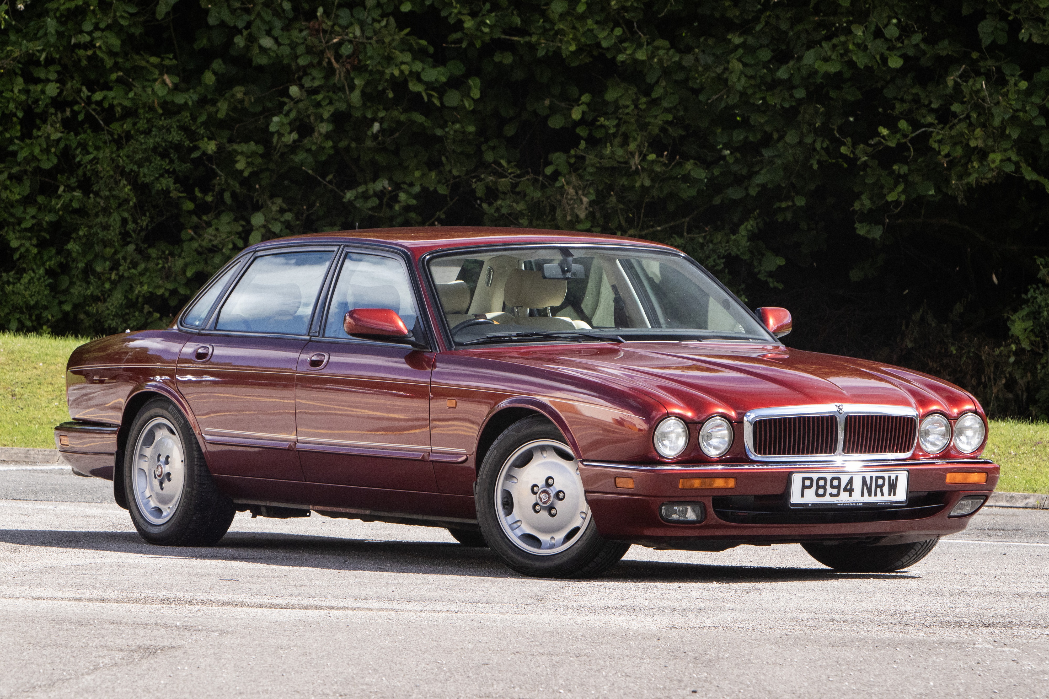 Lot 64 - 1997 Jaguar XJ Sport 4.0