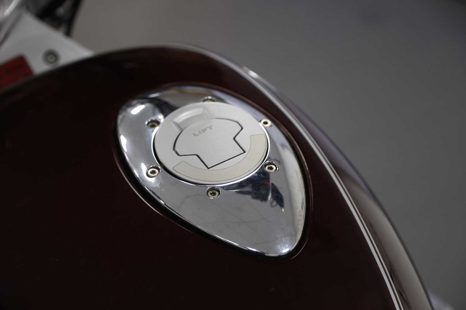 Lot 27 - 1999 BMW R1200C