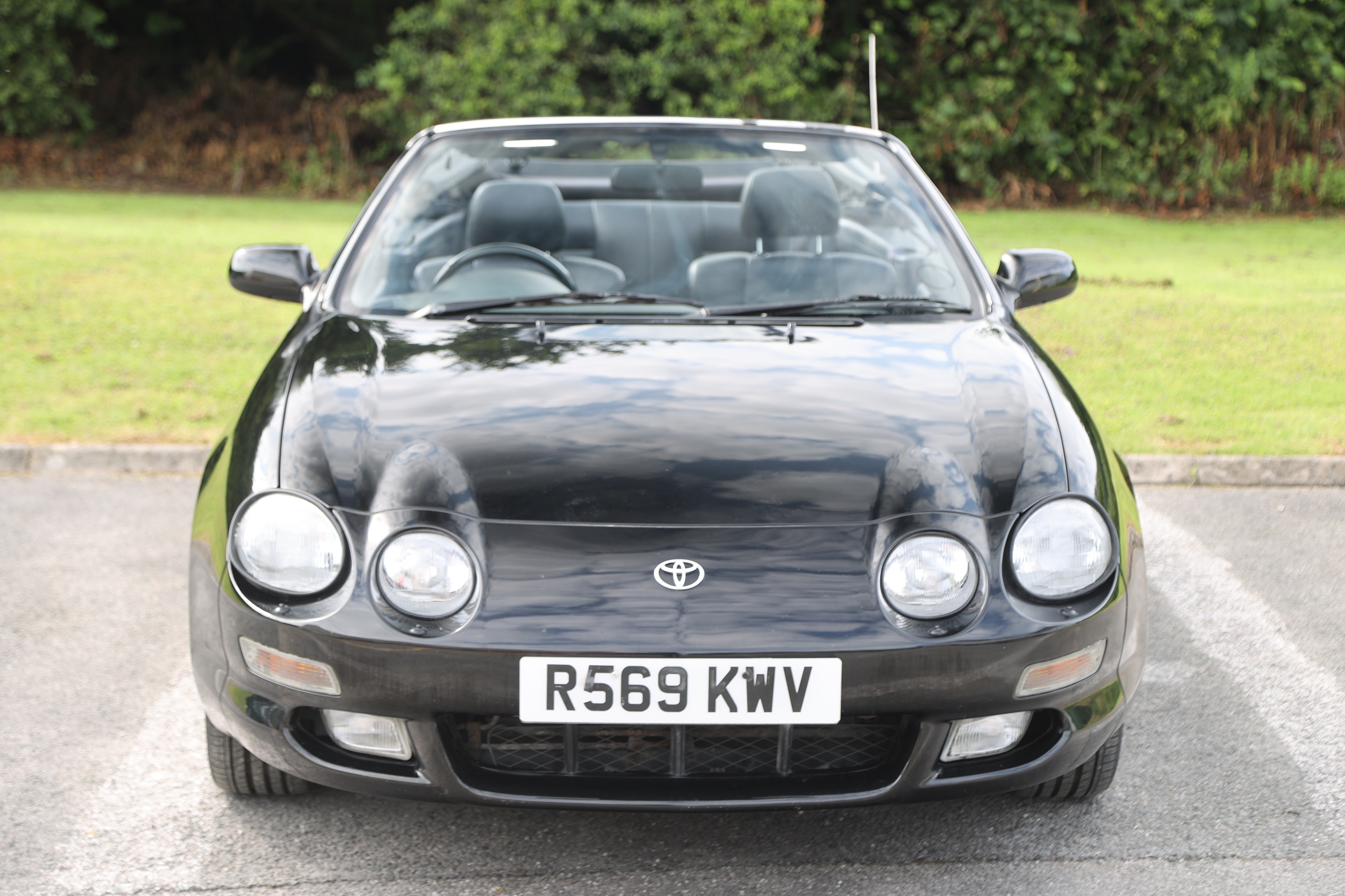 Lot 42 - 1998 Toyota Celica 2.0 GT Convertible
