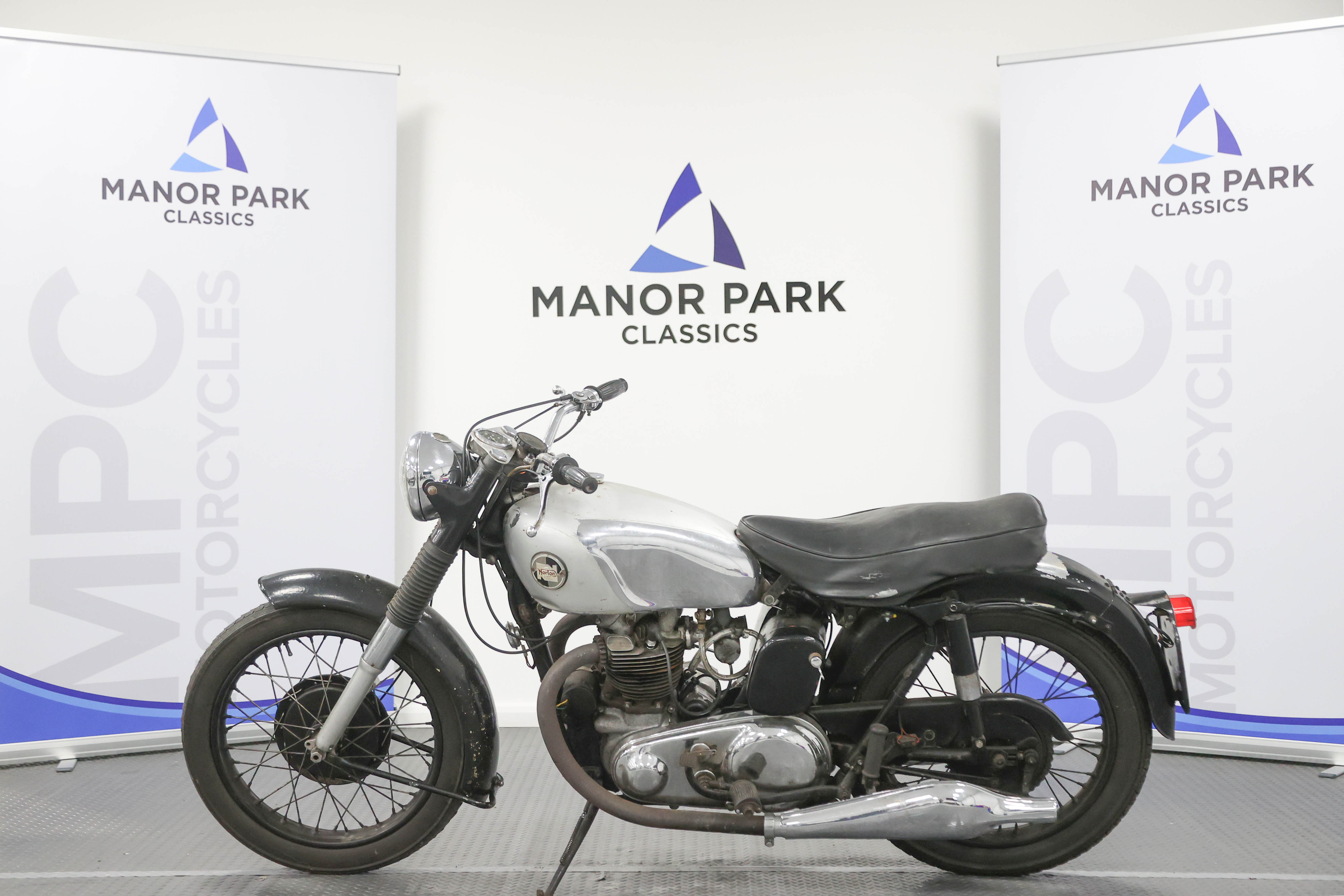Lot 15 - 1954 Norton Model 7