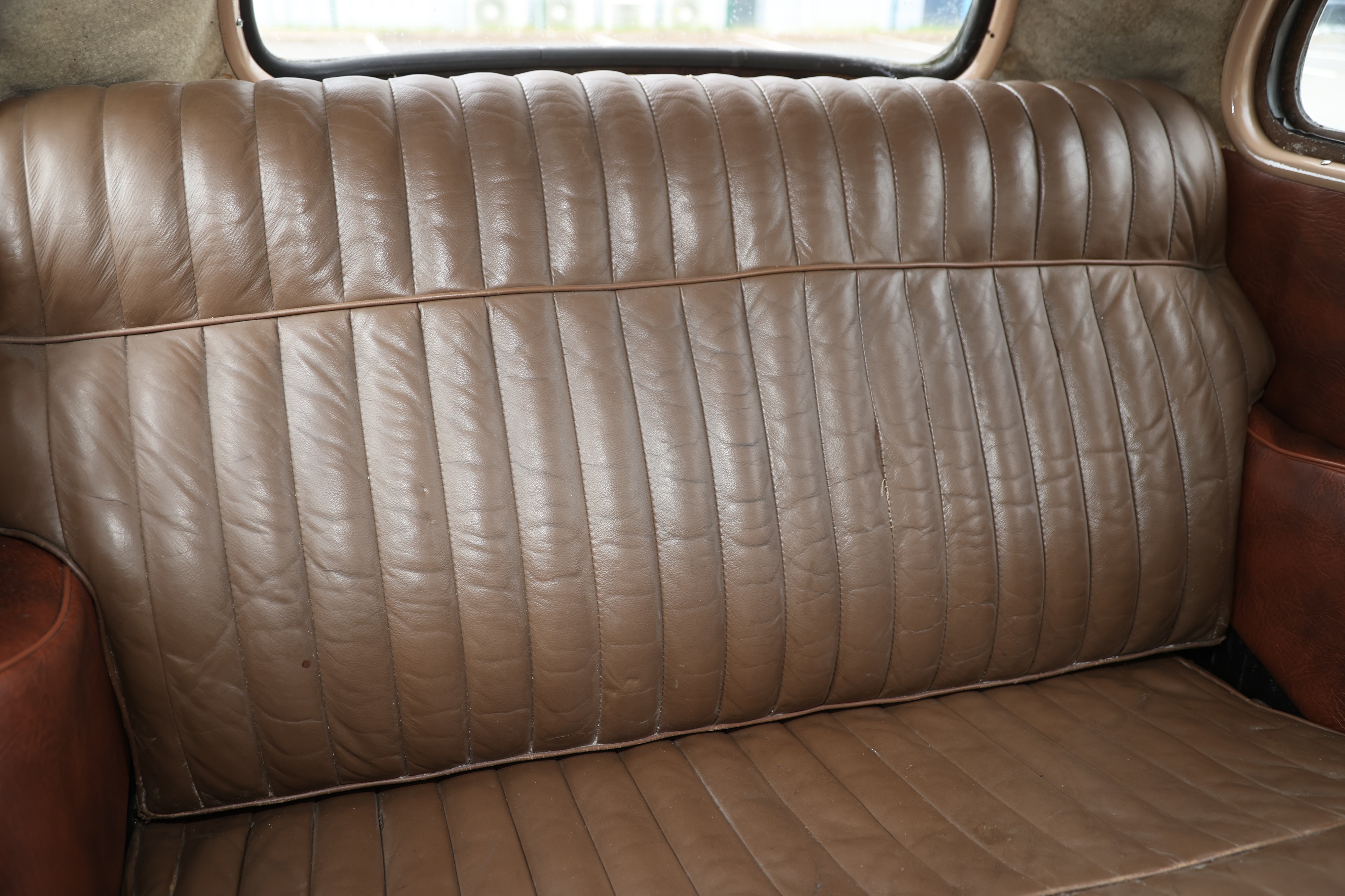 Lot 50 - 1939 Singer Super Ten Saloon