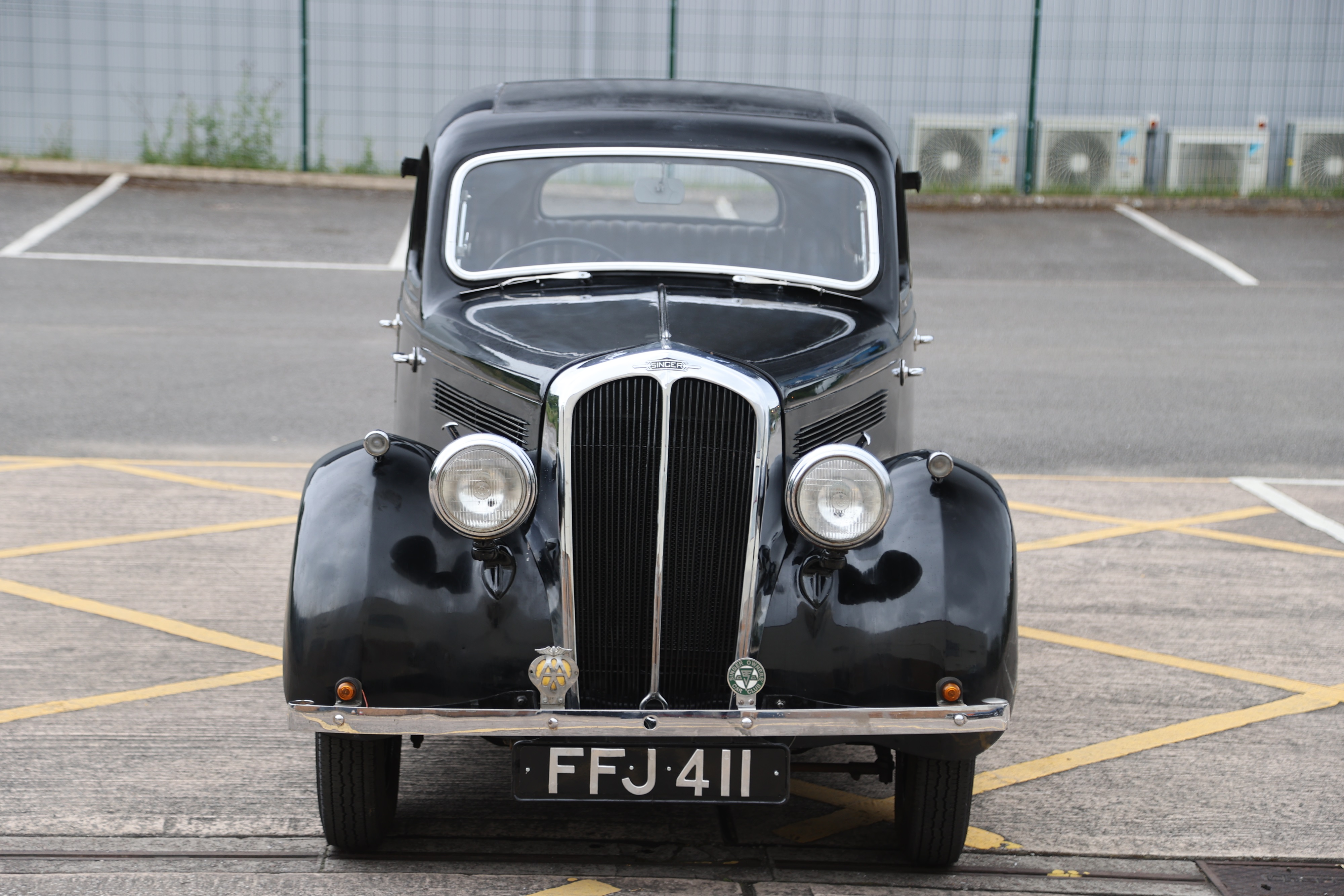 Lot 50 - 1939 Singer Super Ten Saloon