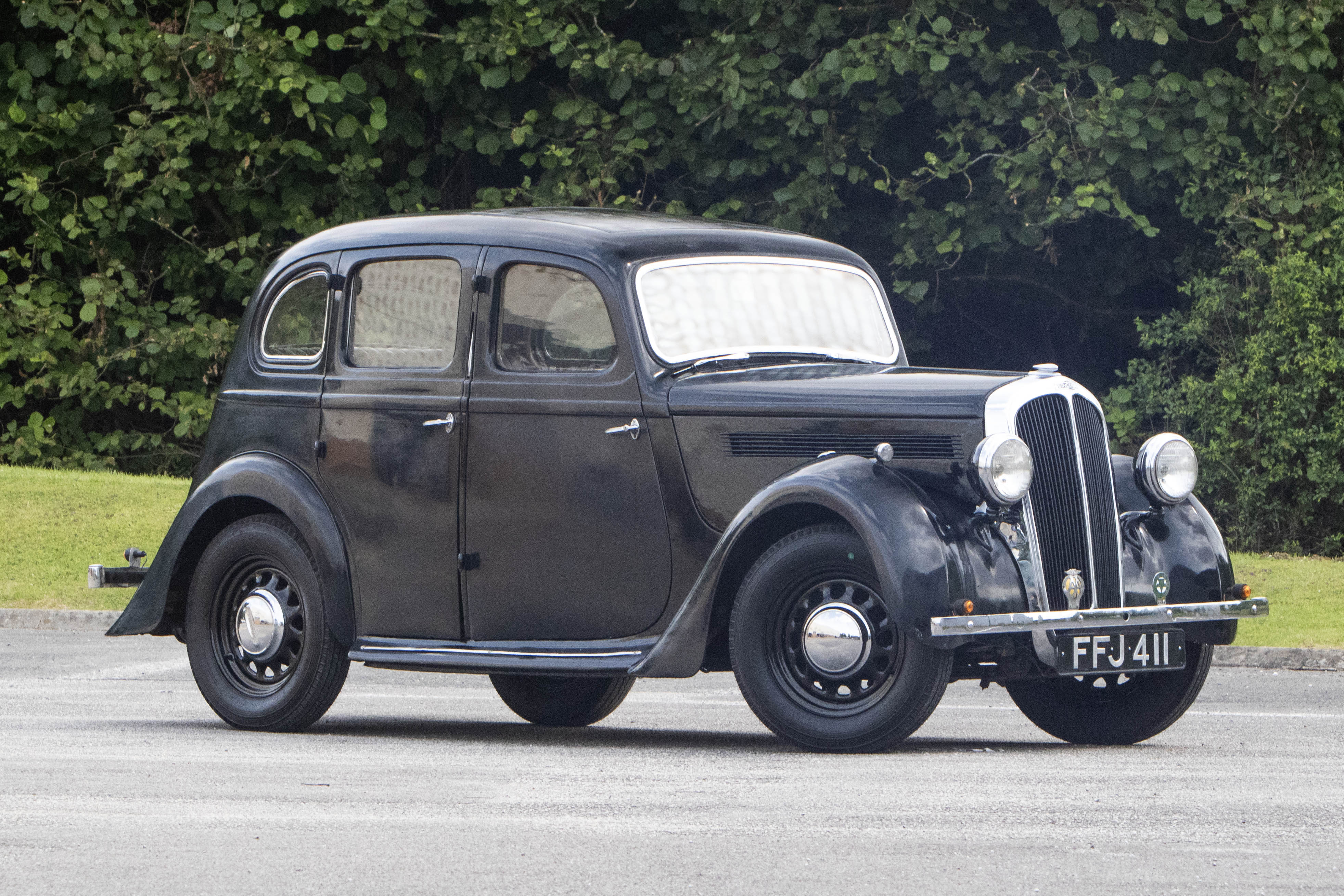 Lot 50 - 1939 Singer Super Ten Saloon