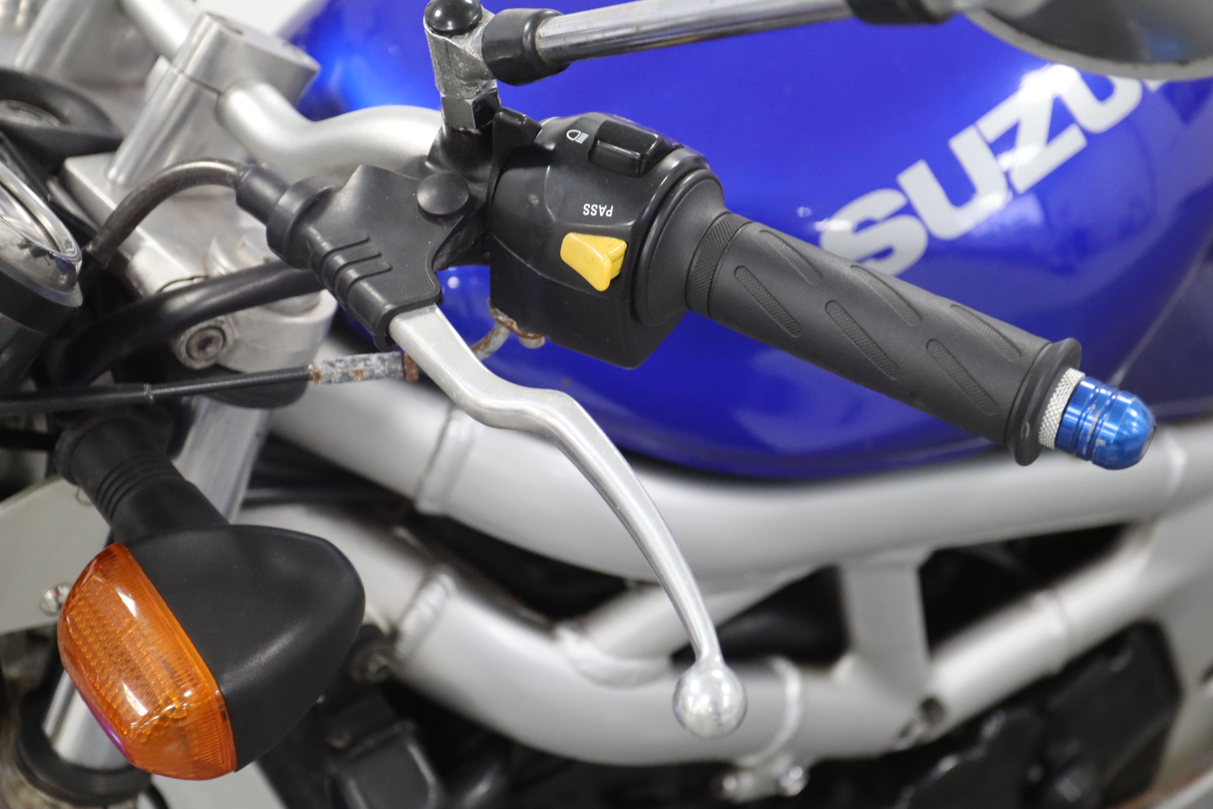 Lot 1 - 2000 Suzuki SV650