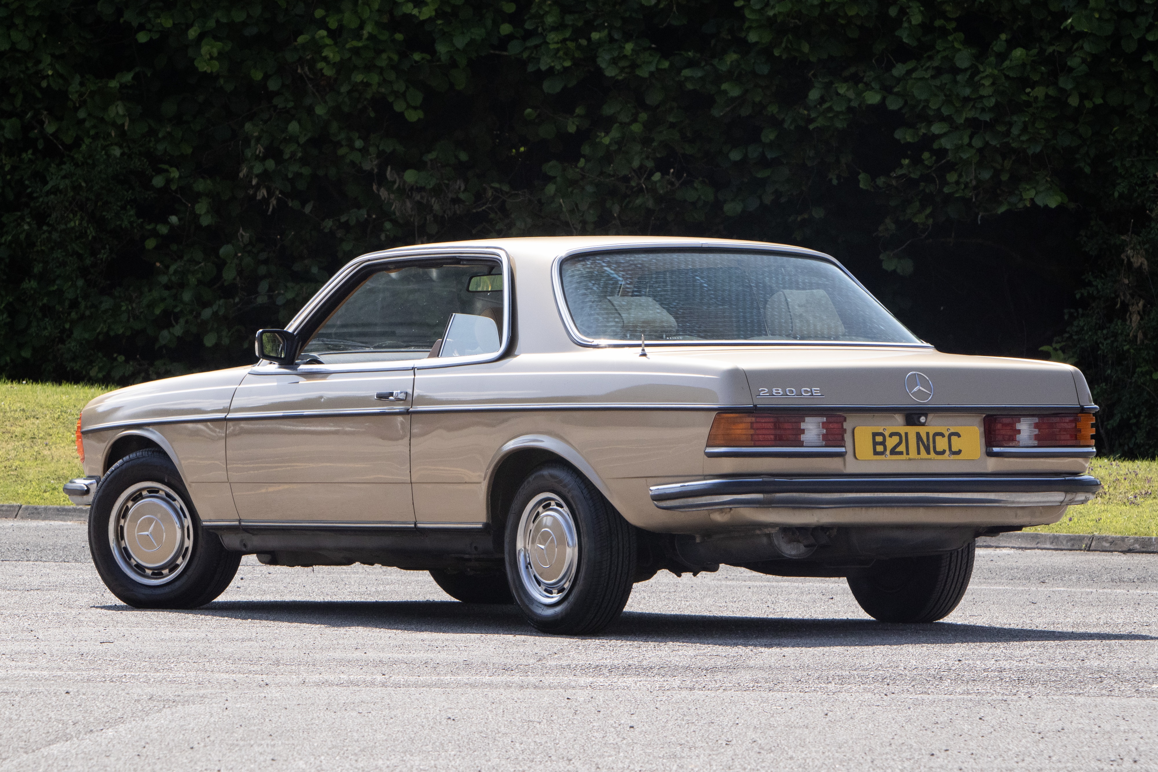 Lot 219 - 1984 Mercedes-Benz 280 CE