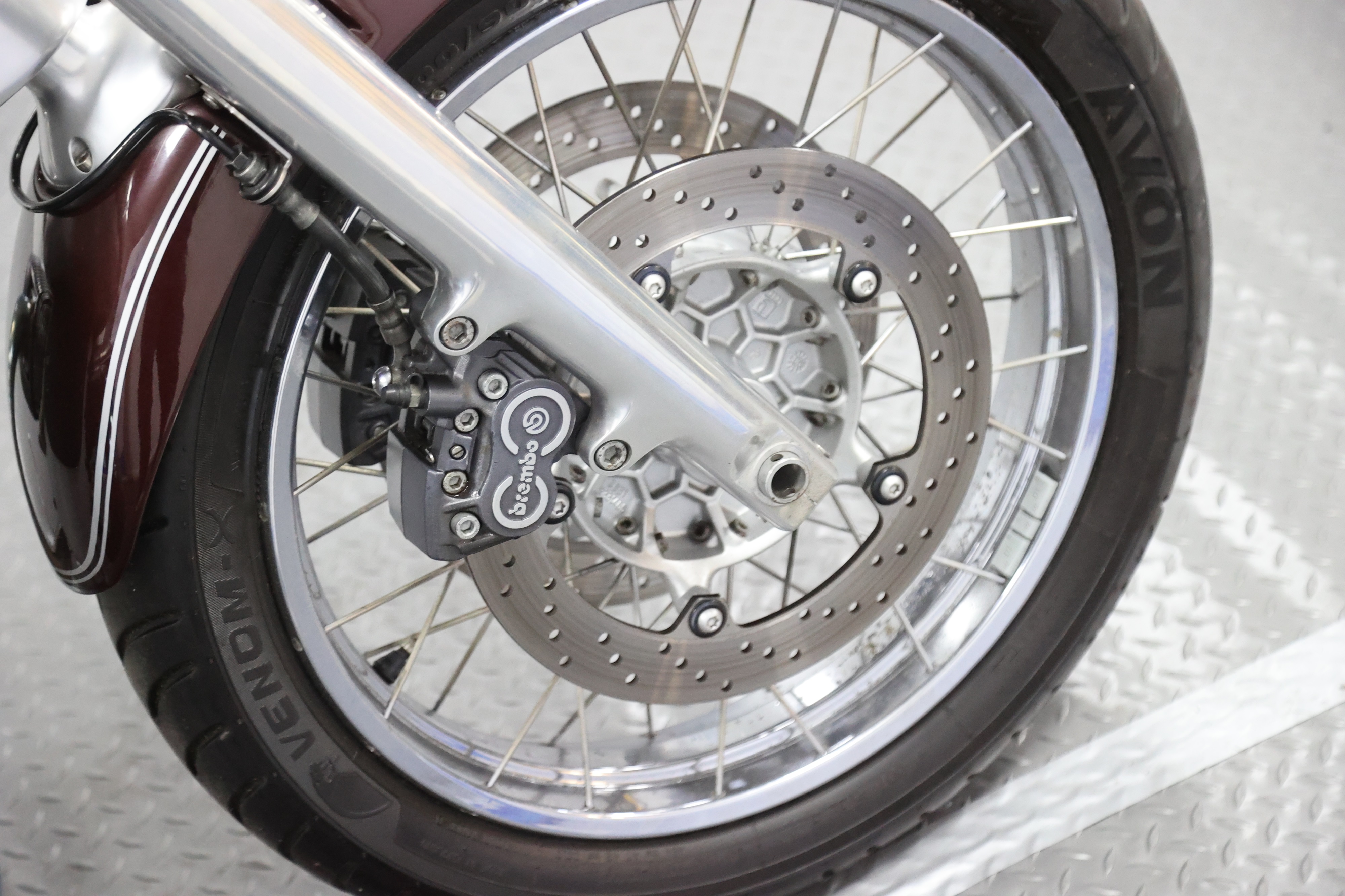 Lot 29 - 1999 BMW R1200C