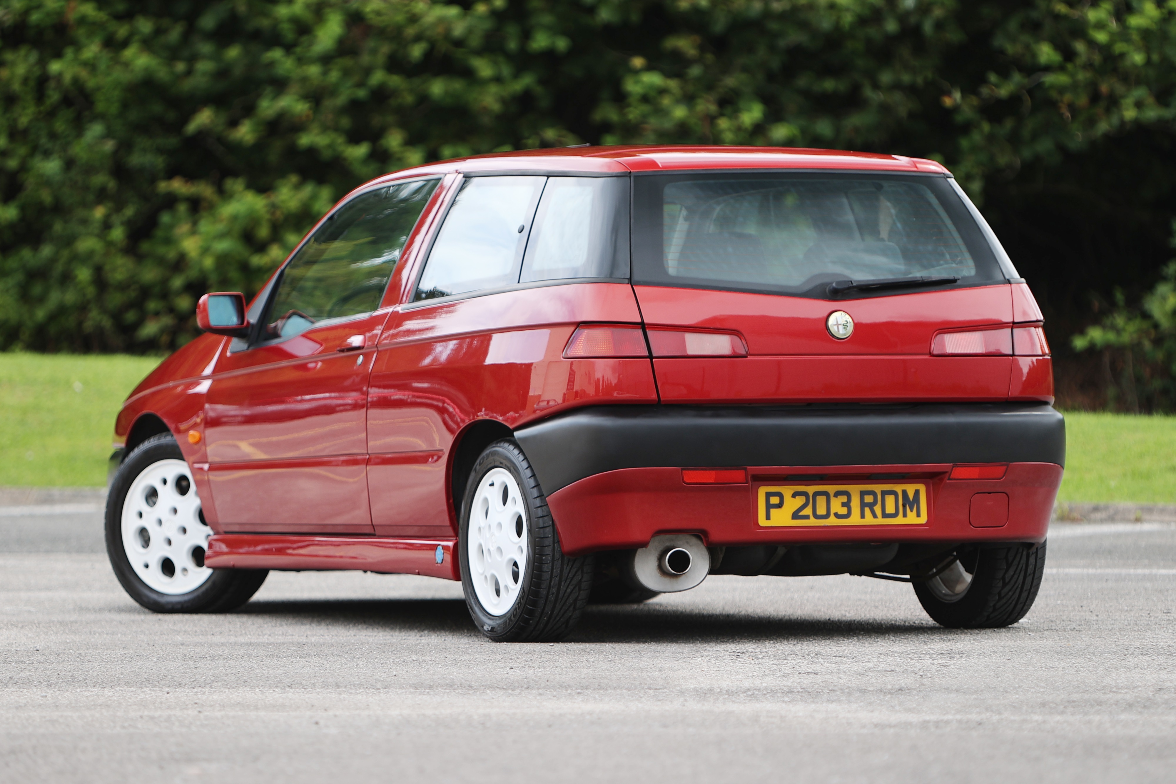 Lot 197 - 1997 Alfa Romeo 145 2.0 Cloverleaf