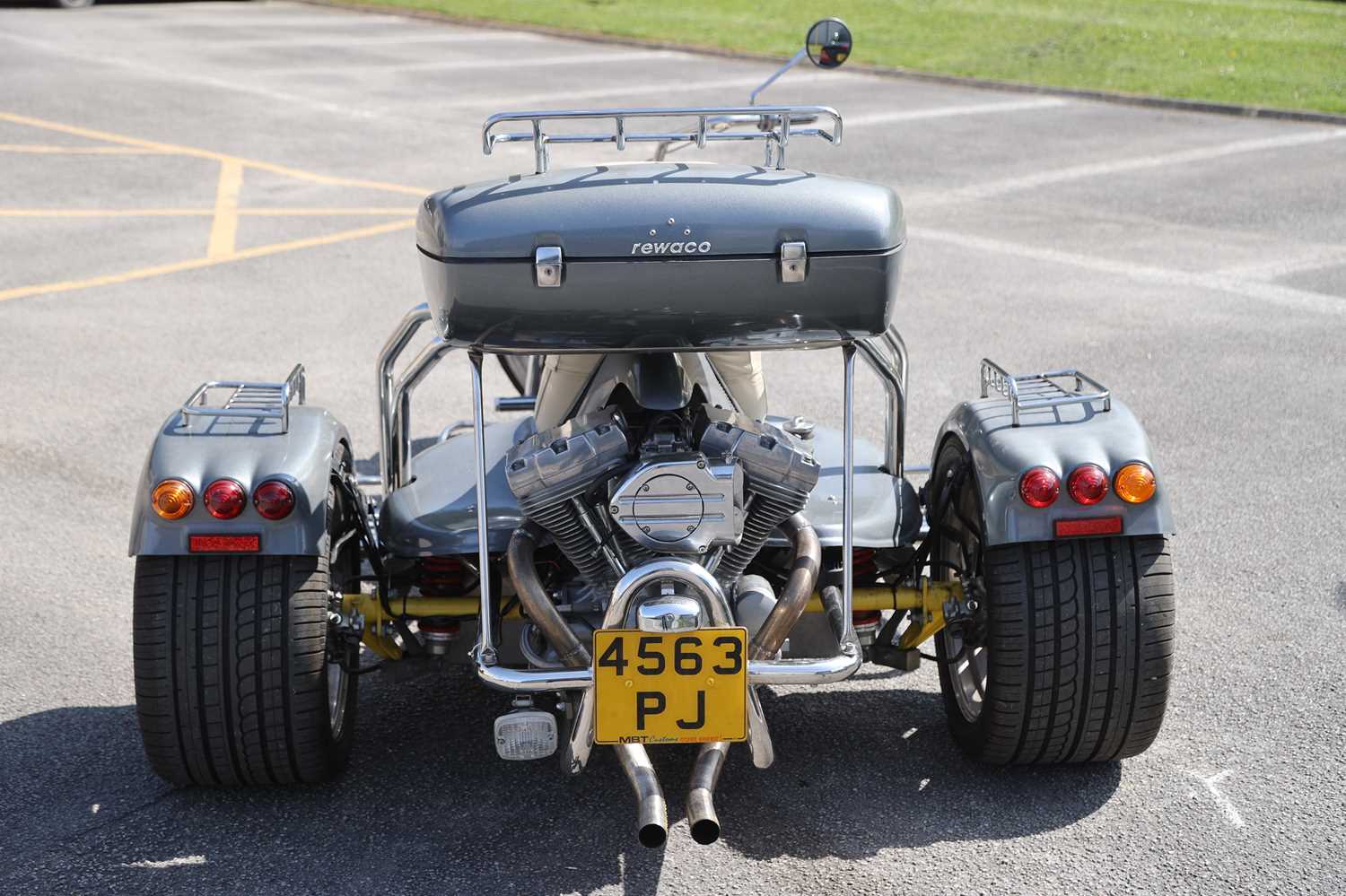 Lot 21 - 2005 Rewaco HS6 V-Twin