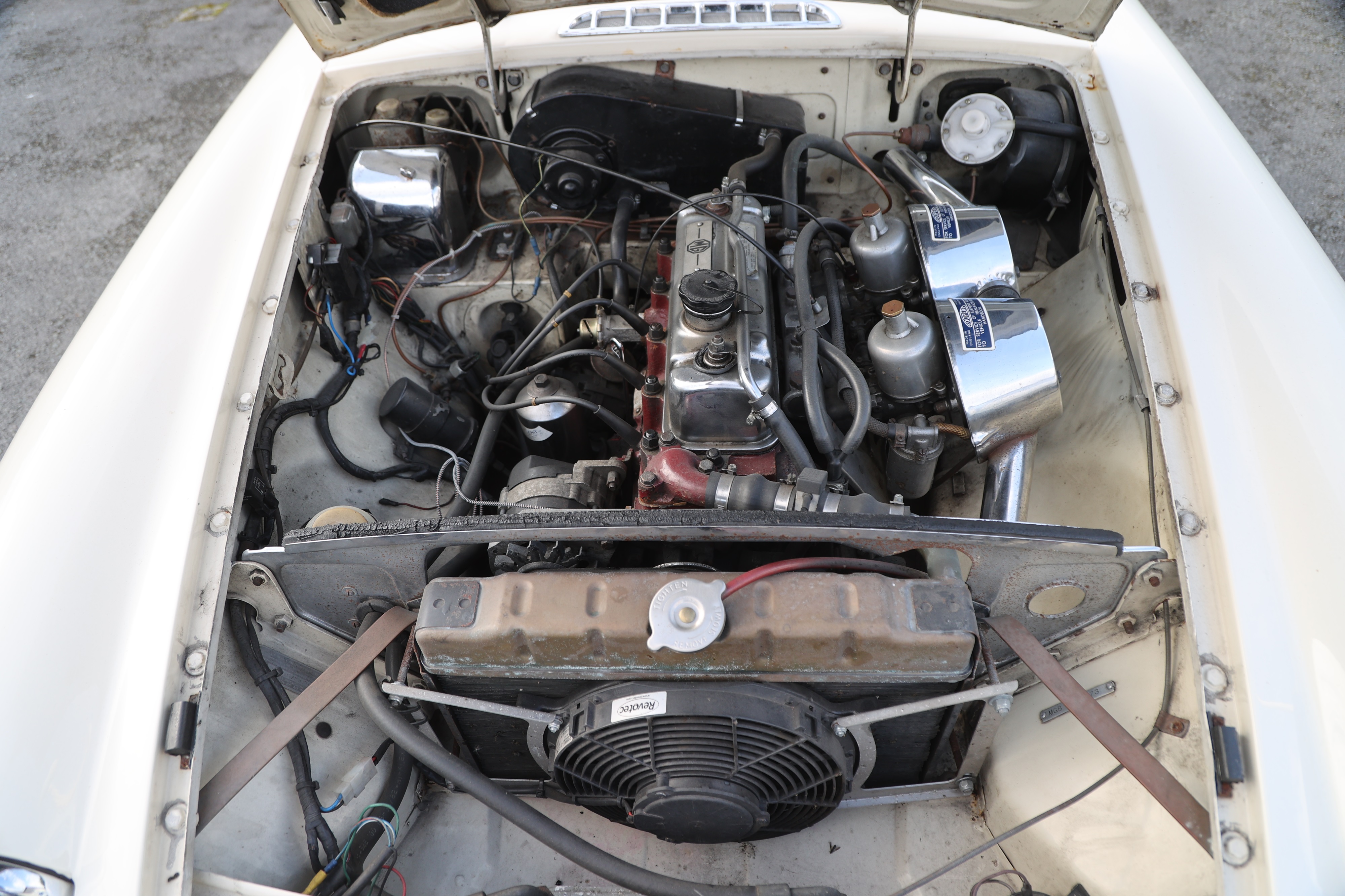 Lot 153 - 1970 MG B Roadster