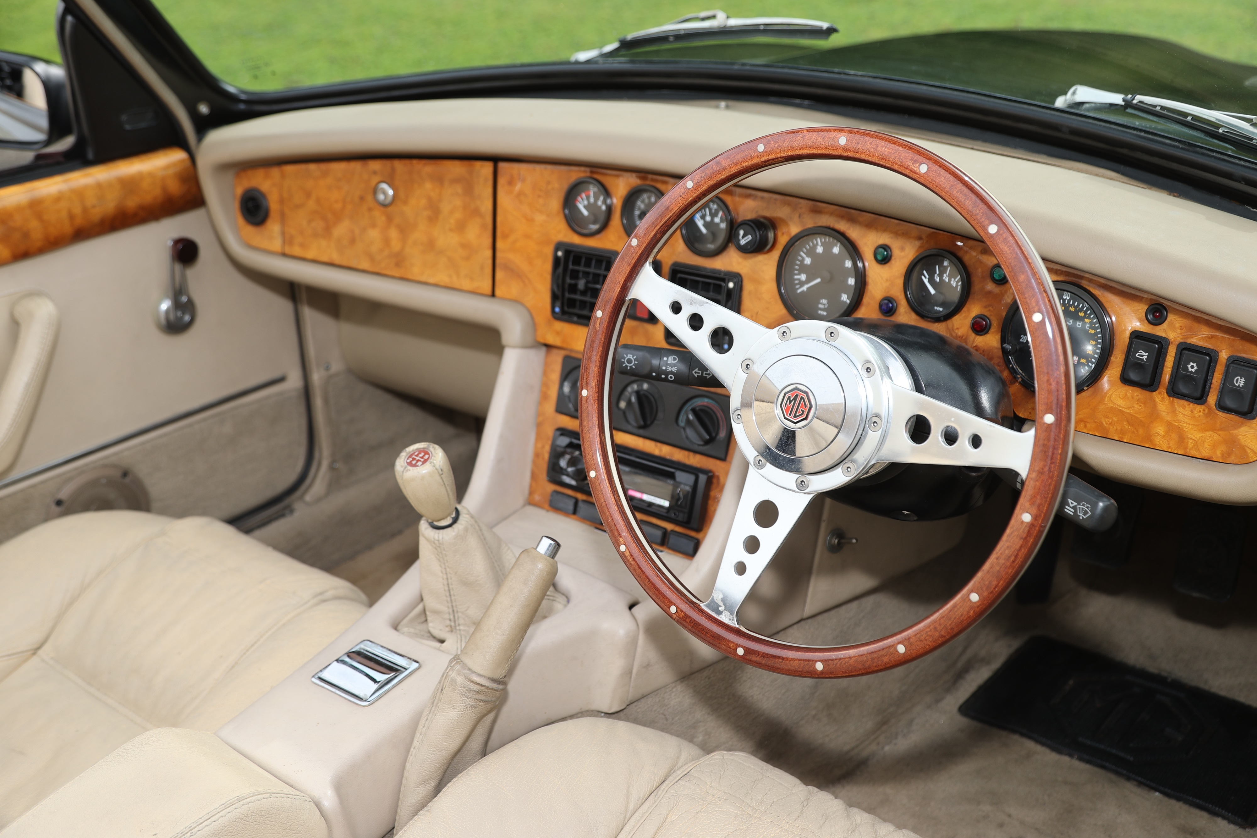 Lot 160 - 1995 MG R V8