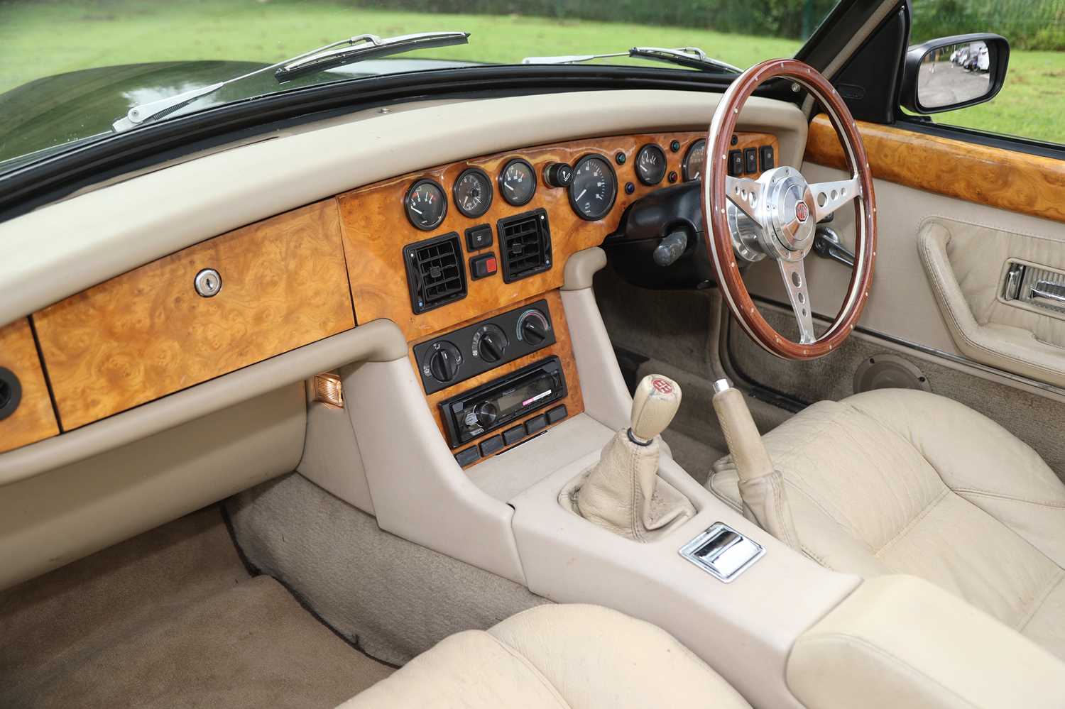 Lot 160 - 1995 MG R V8