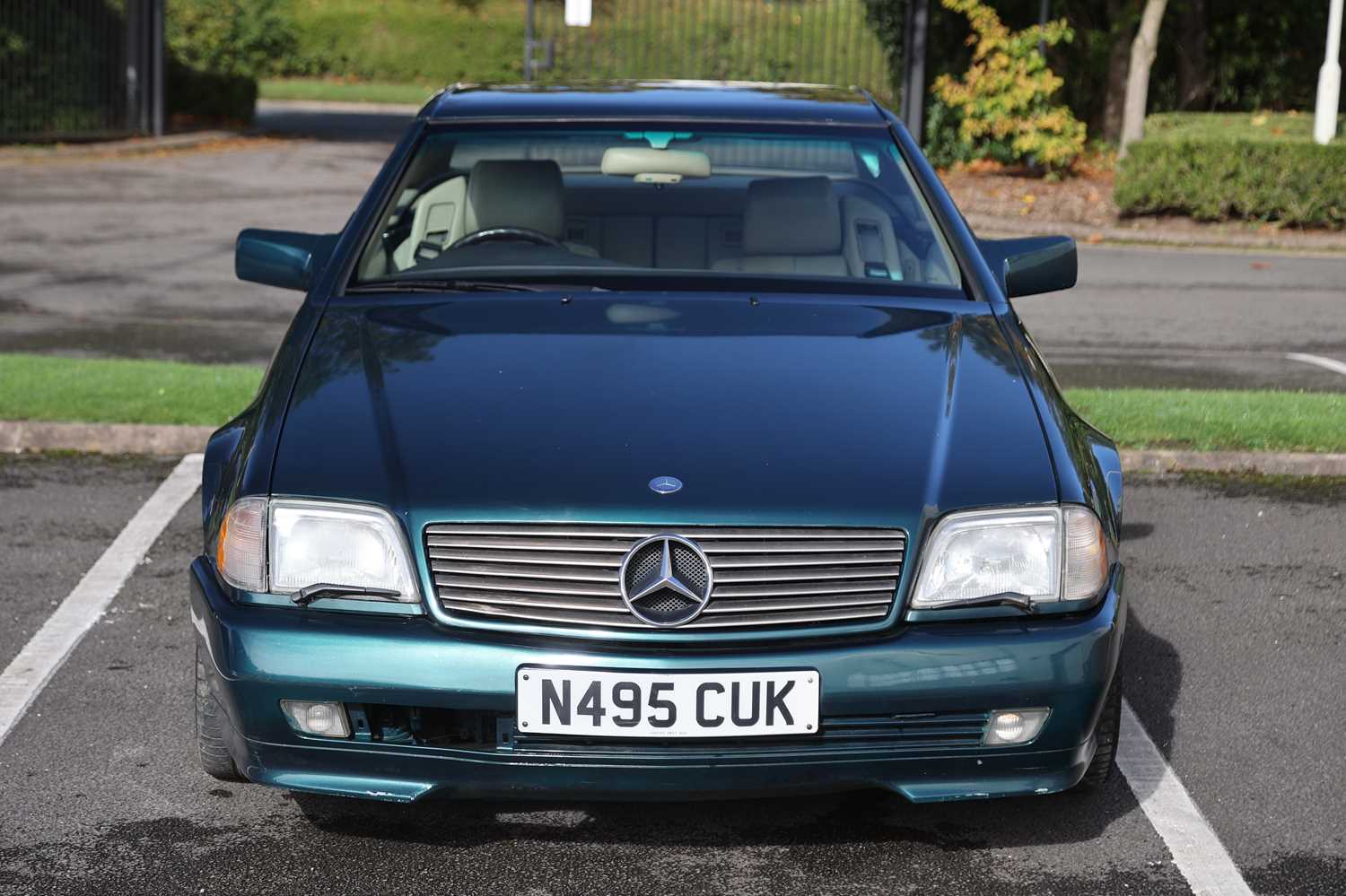 Lot 123 - 1995 Mercedes-Benz SL 320