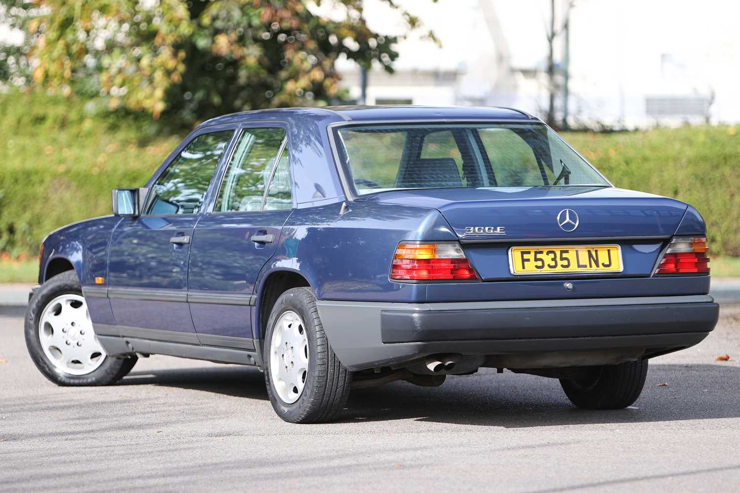 Lot 192 - 1989 Mercedes-Benz 300 E