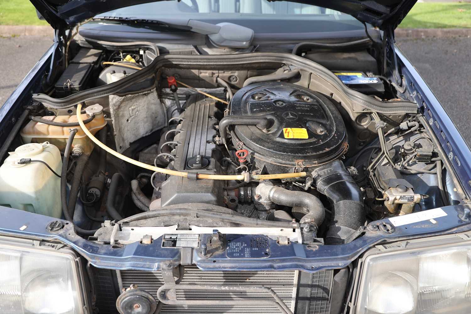 Lot 192 - 1989 Mercedes-Benz 300 E