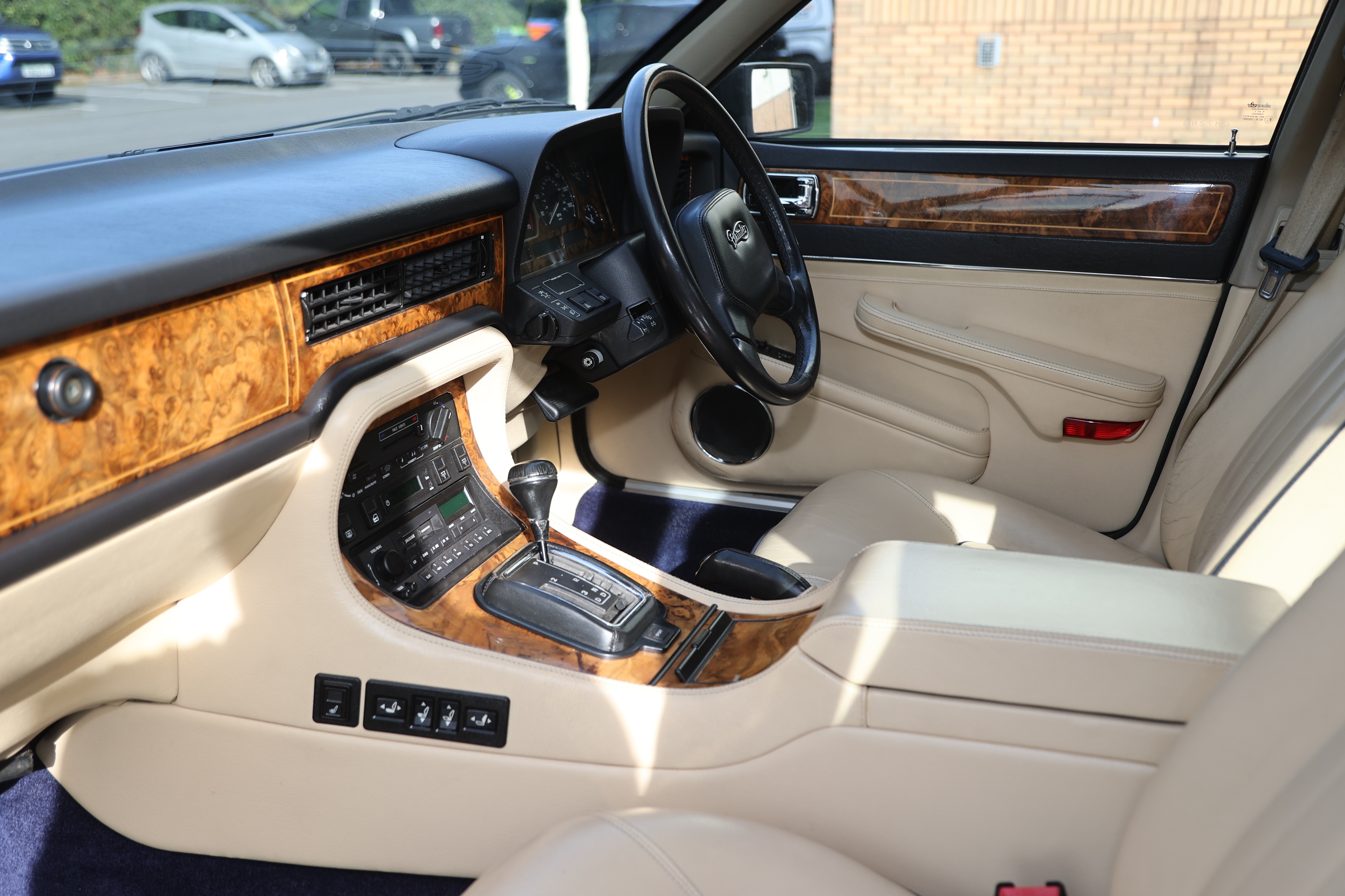 Lot 107 - 1989 Daimler 4.0 Litre