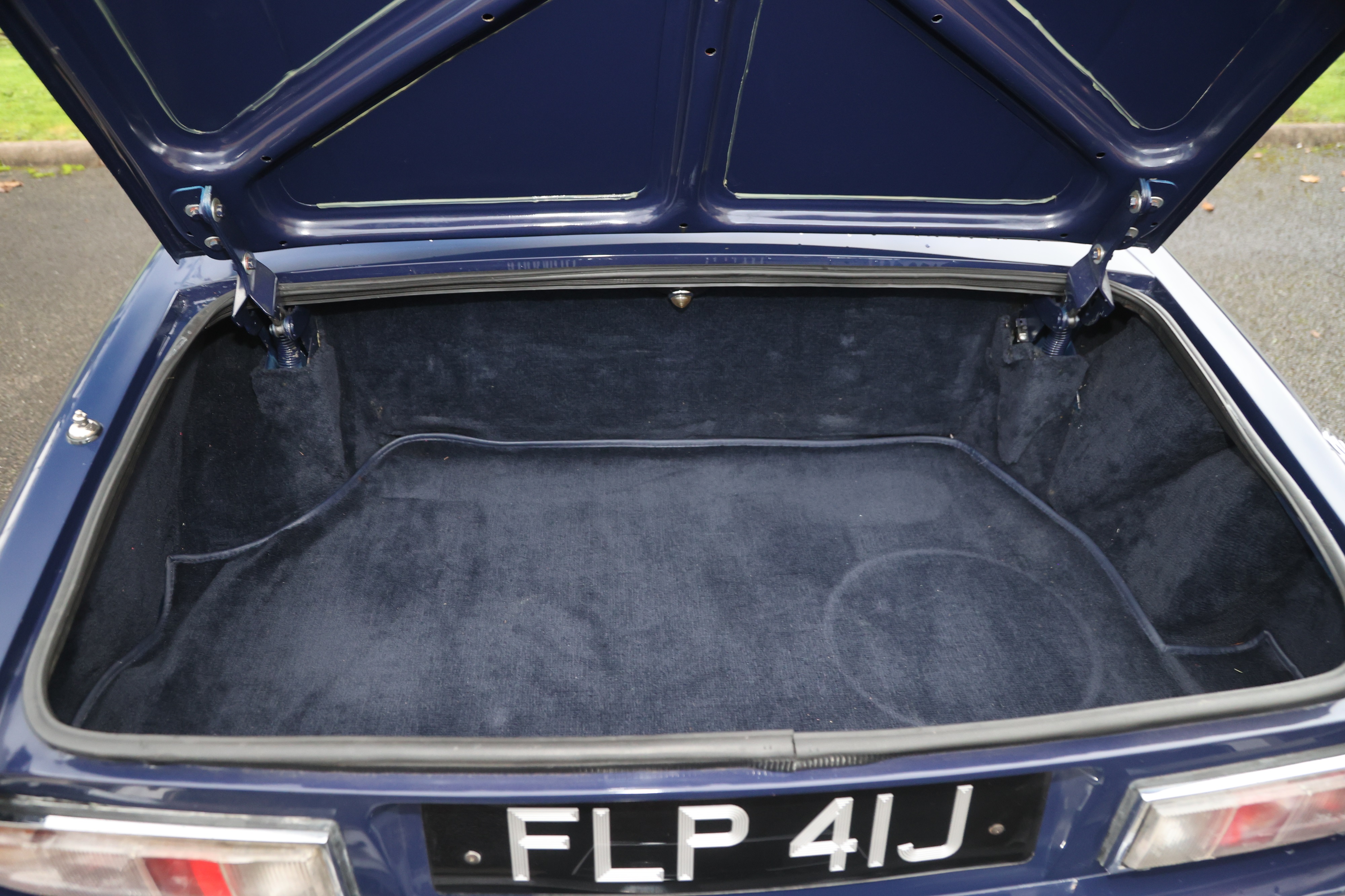 Lot 139 - 1971 Triumph Stag