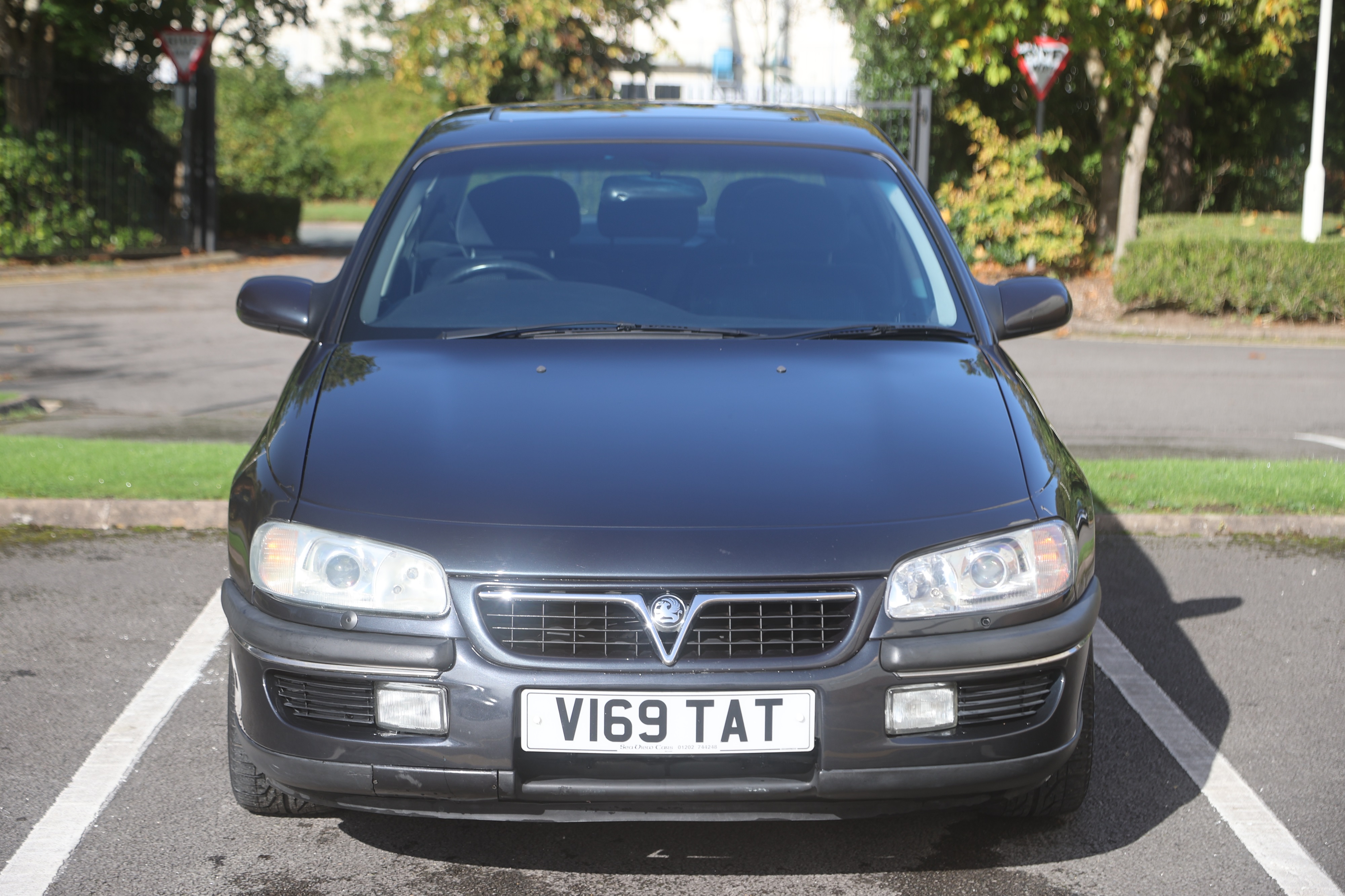Lot 167 - 1999 Vauxhall Omega 2.5 V6 Elite
