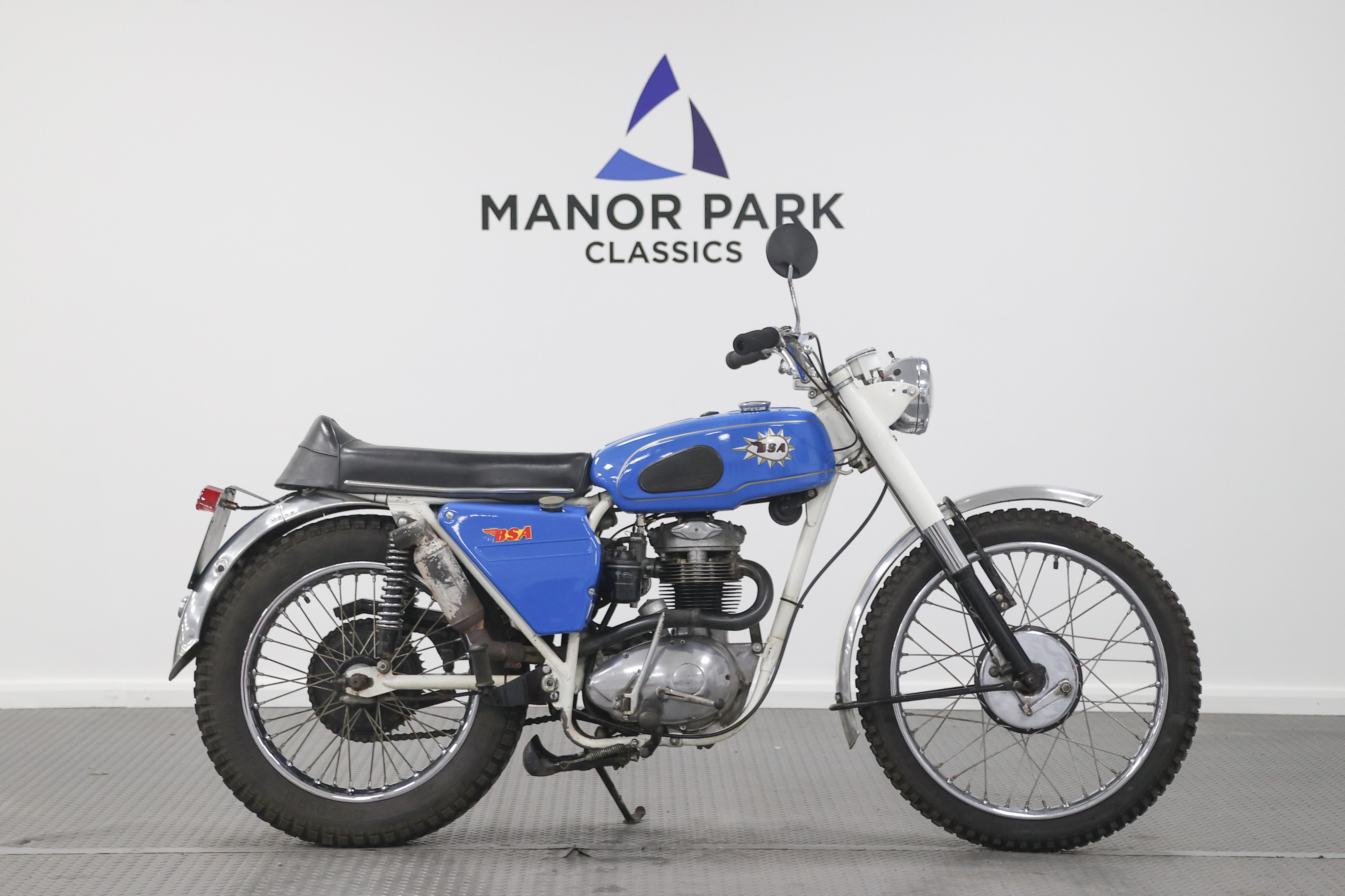 Lot 2 - 1968 BSA B25 / B40