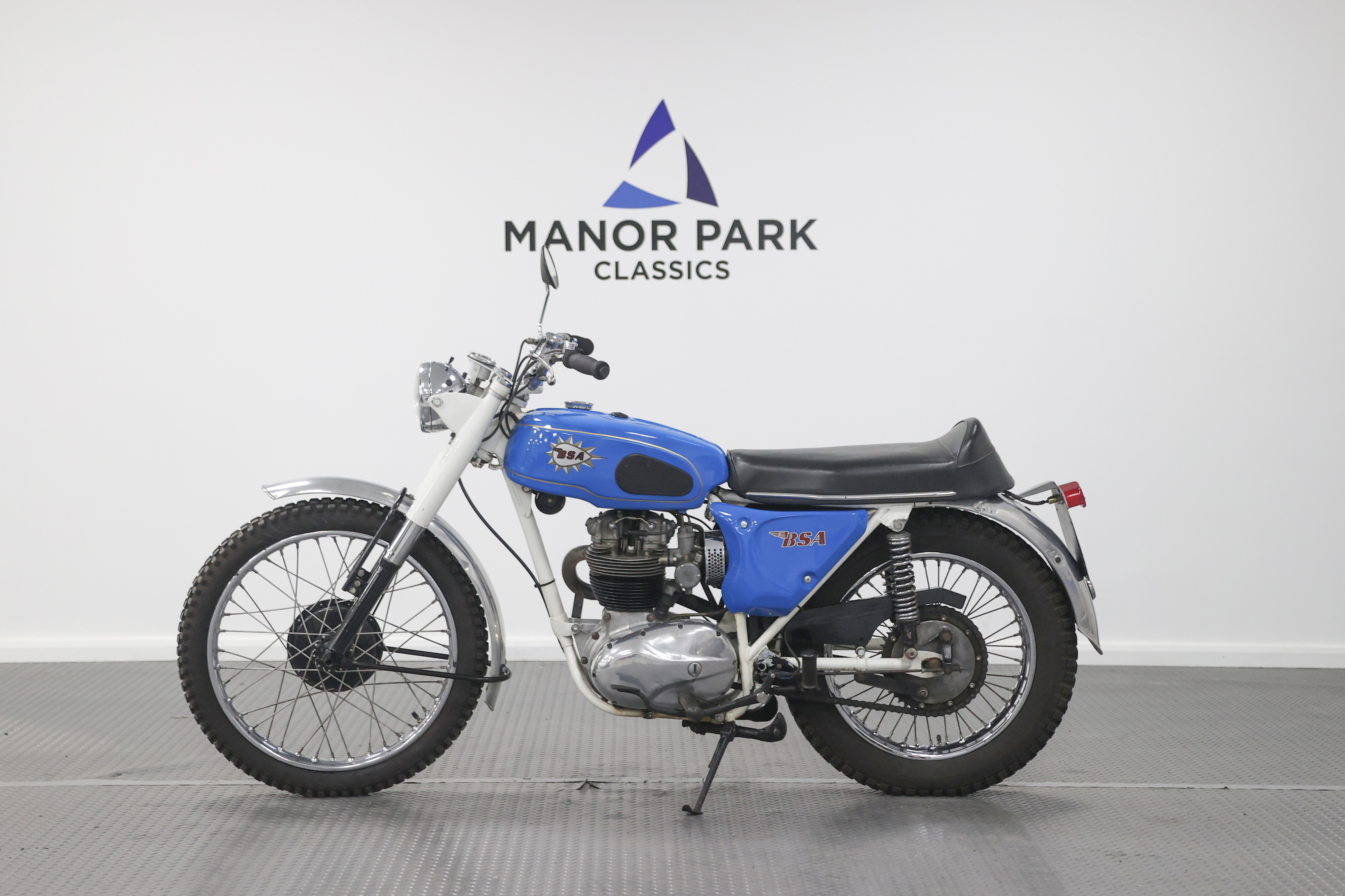 Lot 2 - 1968 BSA B25 / B40