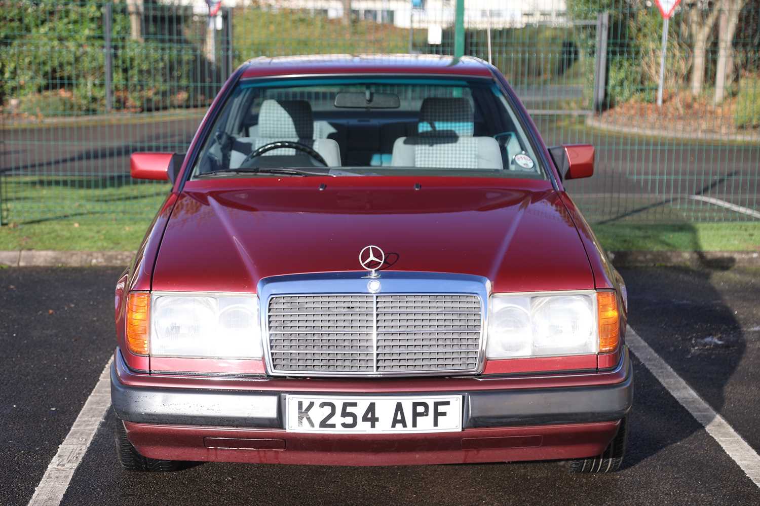 Lot 184 - 1993 Mercedes-Benz 220 CE
